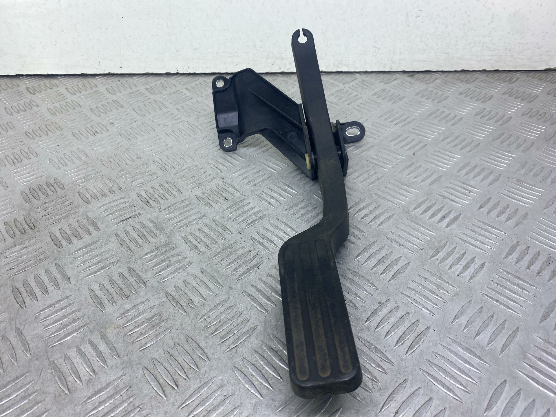 Педаль газа Ford Mondeo 3 GE (2000 - 2003) 1S719P732CC