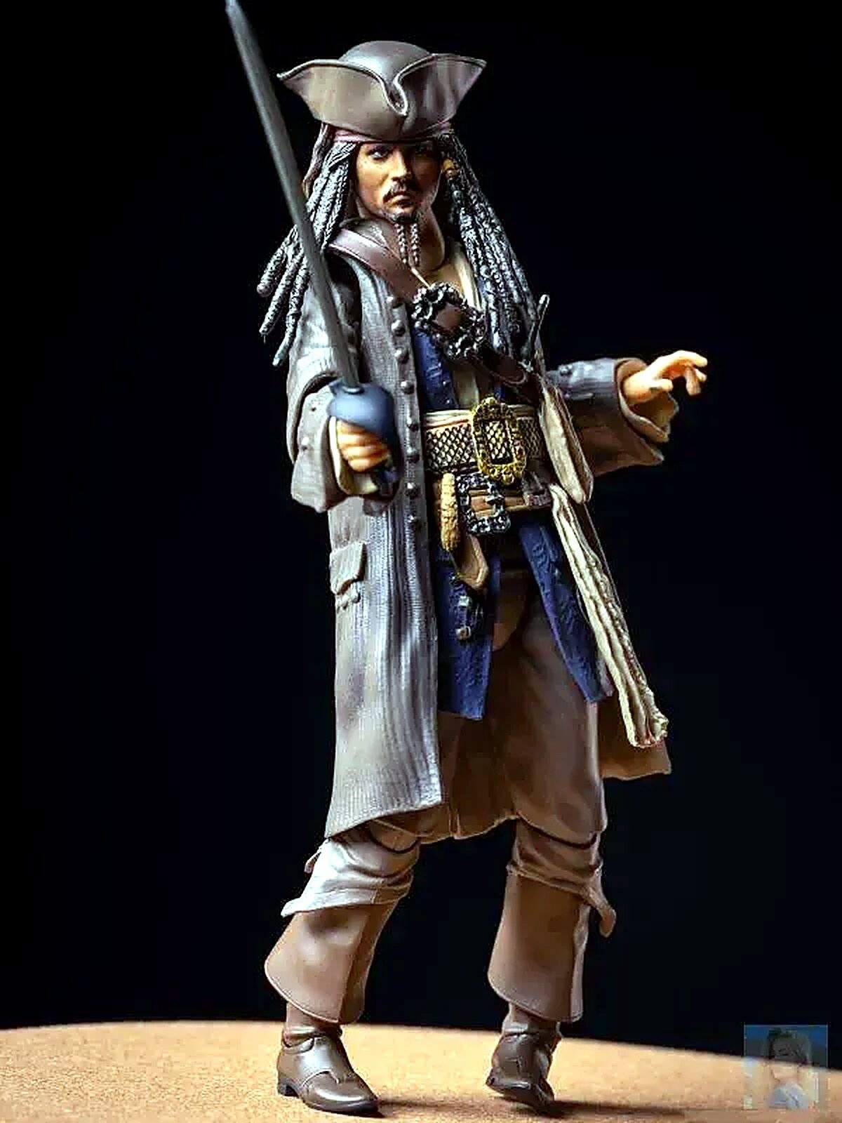 Персонажи фильма S.H.Figuarts Пираты Карибского моря Джек Воробей 15cm
