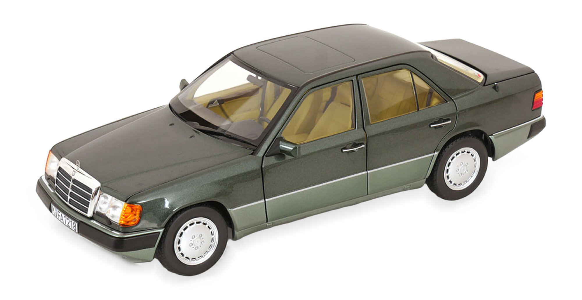 Модель коллекционная NOREV Mercedes W124 230E e-klass 1990 night green metallic / мерседес е-класс зеленый