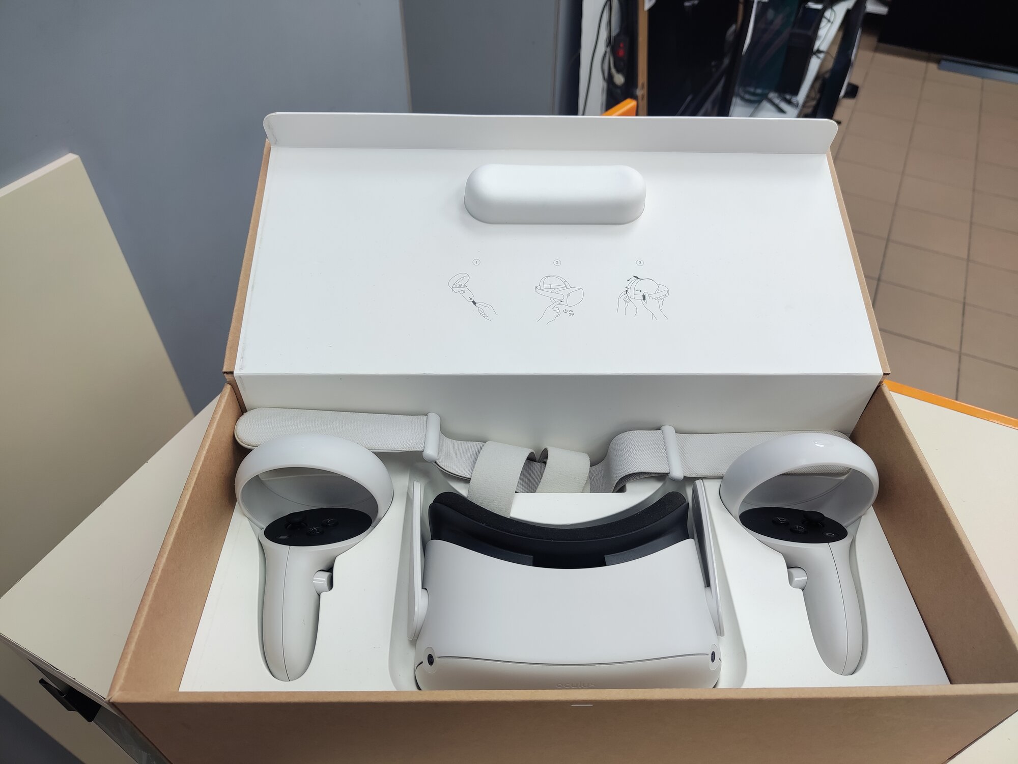 Автономный VR шлем виртуальной реальности Oculus Quest 2 256 GB, Б/У, Уценка