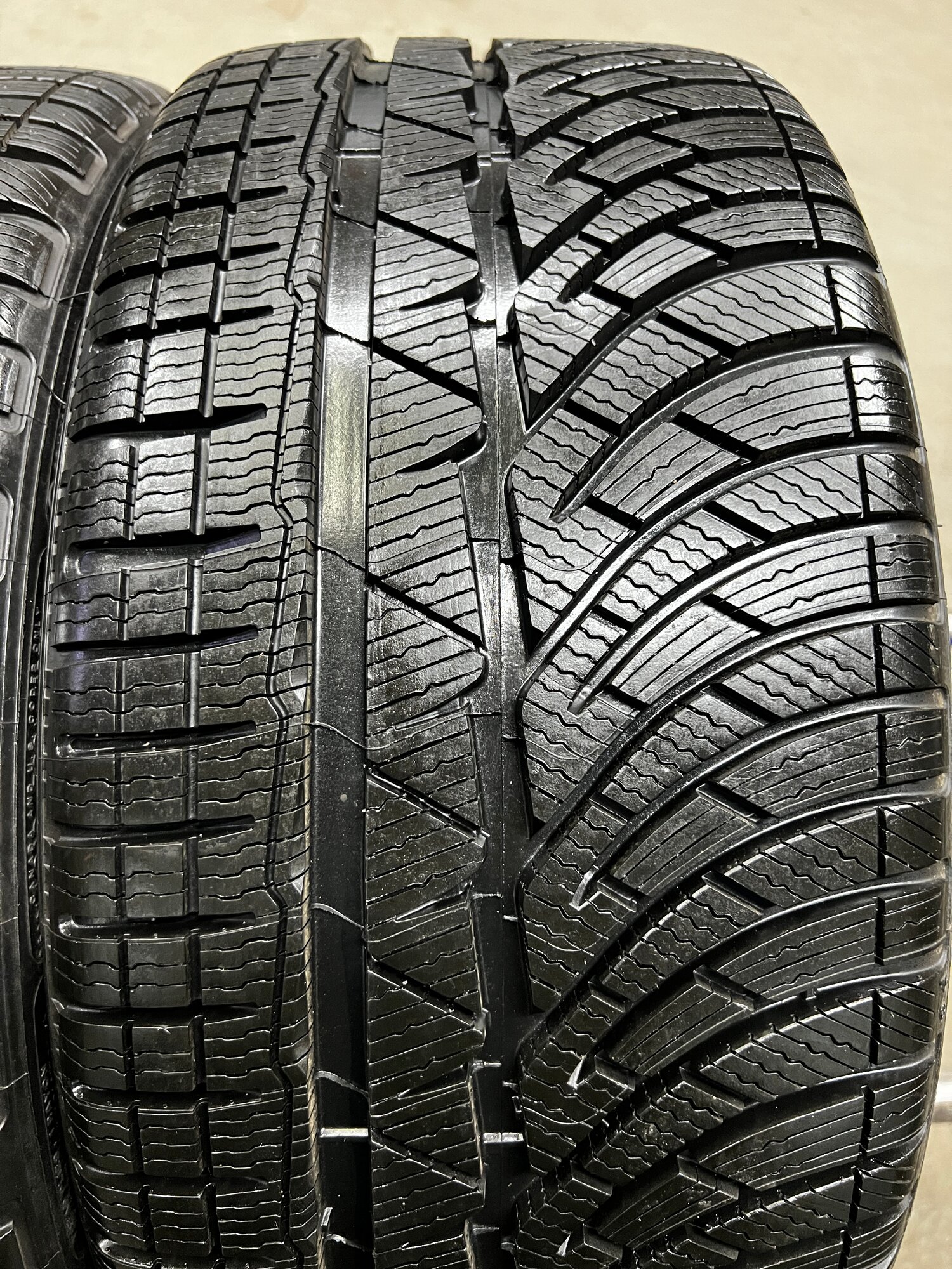 Michelin Pilot Alpin PA4 225/35 R19 88W