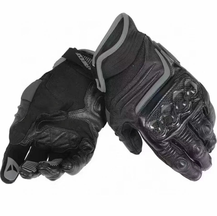 Моточерепаха Dainese мужская размера L чёрного цвета из экокожи для защиты корпуса при езде на мотоцикле