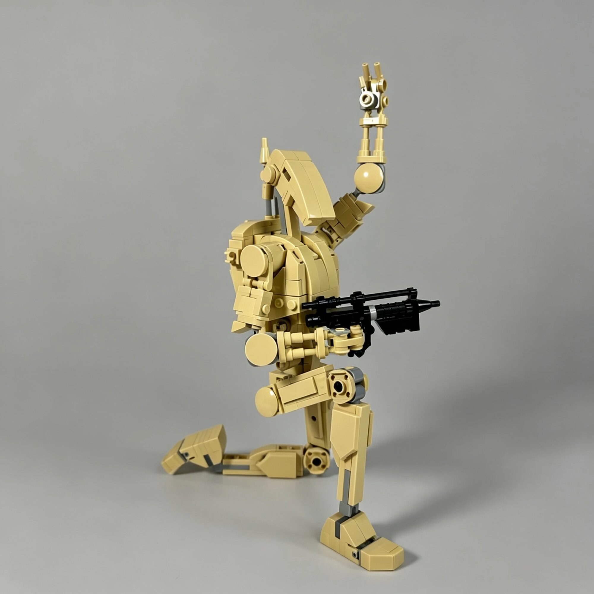 Модель боевого дроида MOC из пластика Black Bot — фото 1