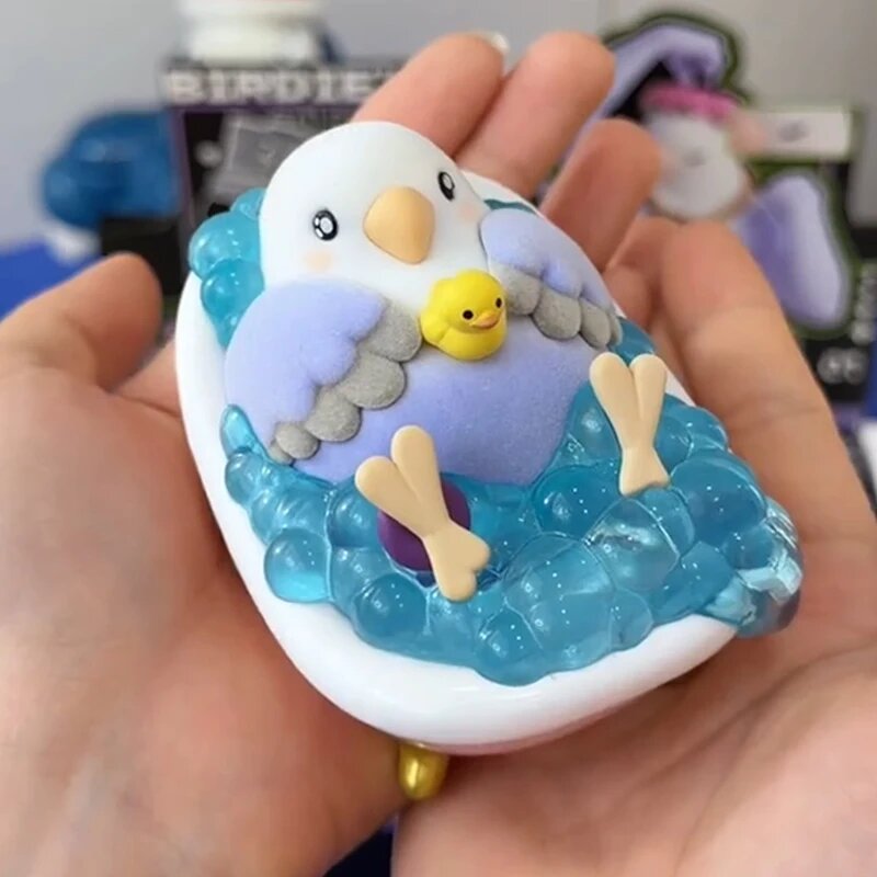 Коллекционная фигурка Birdie's Thoughts Политичная любовная птичка V4 DIGWEEK 06-Bubble Bath