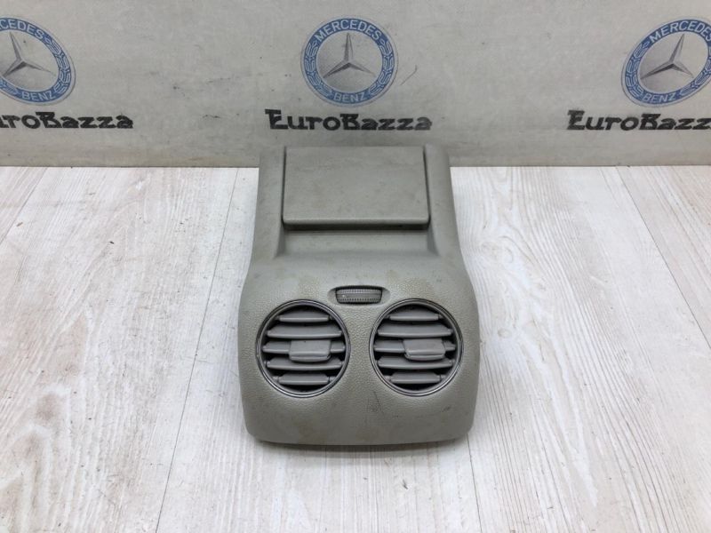 Дефлектор Mercedes-Benz 209 A2096809039