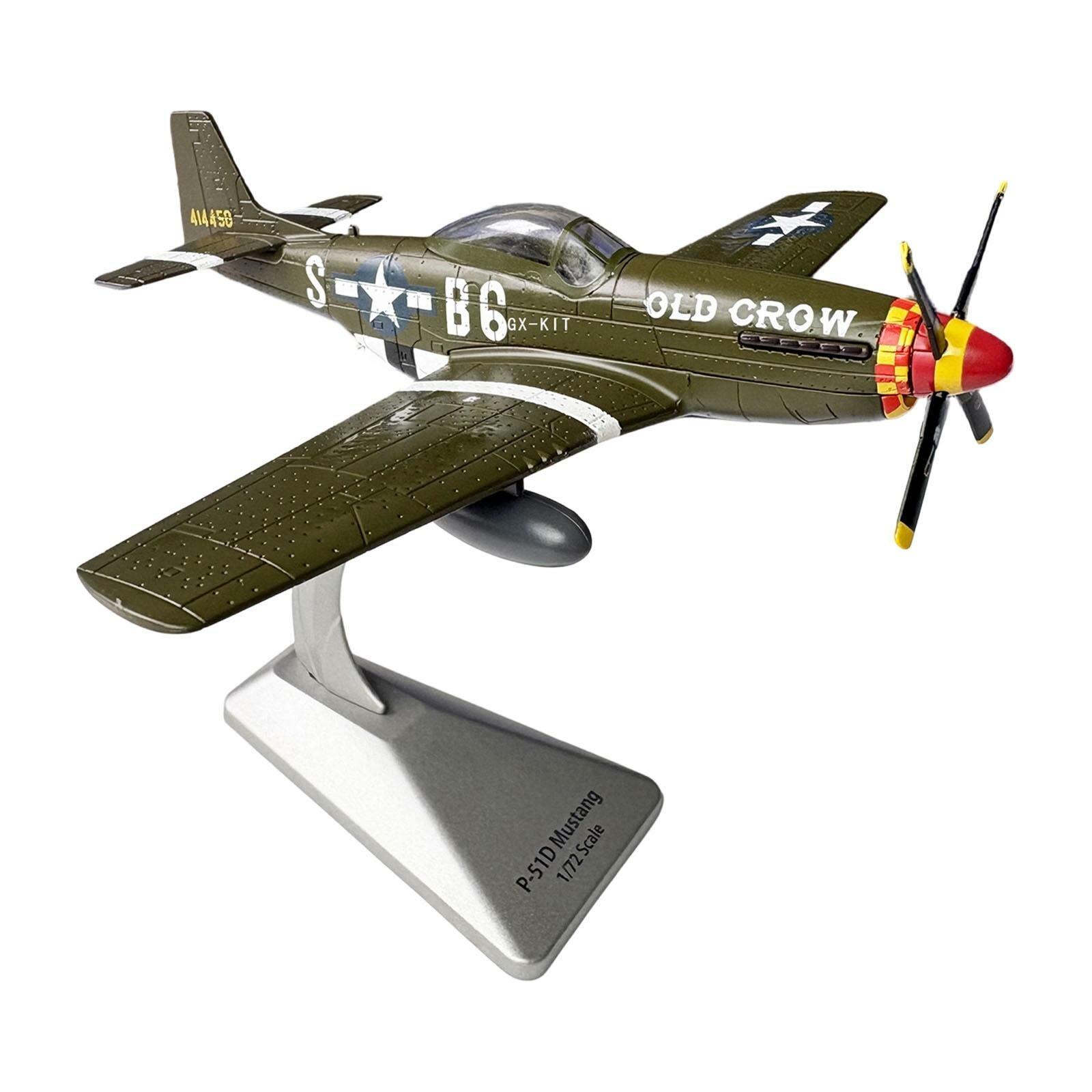 Украшенная модель истребителя P51D в масштабе 1:72 с подставкой для размещения на барной стойке, книжной полке или в офисе.