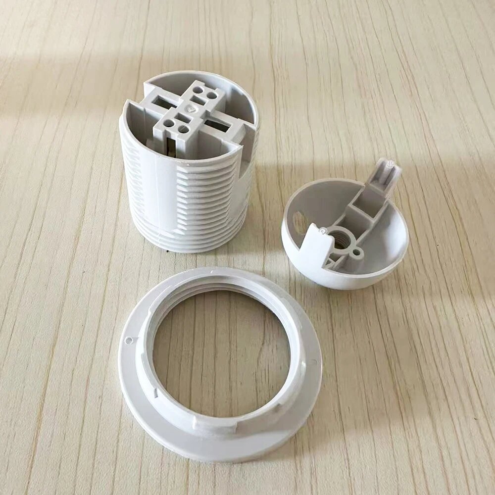 Пластиковый патрон E27 Type C White, 1 piece