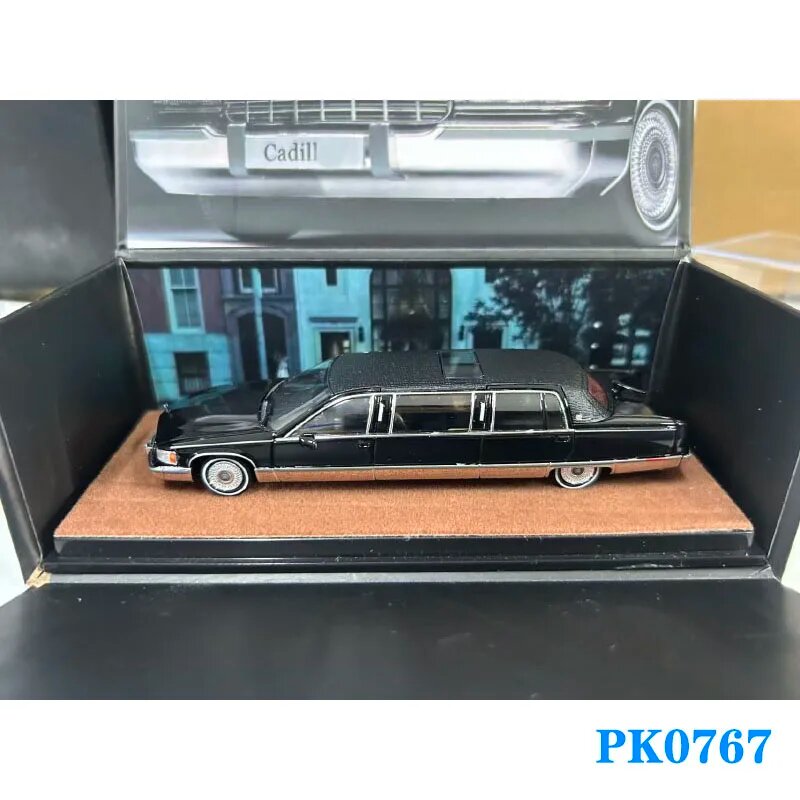 WELLY Cadillac Fleetwood Limousine 1:64 Черный, Black