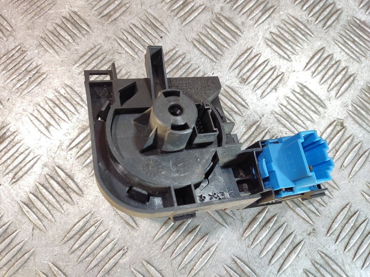 Блок управления света фар VOLKSWAGEN Touareg 2002 2010 7L685890