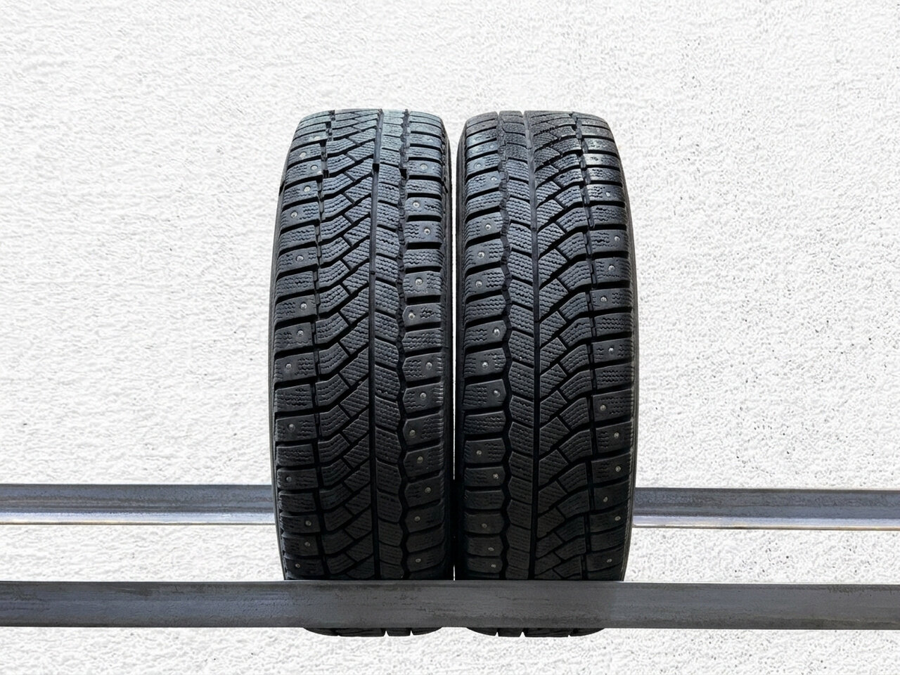 Зимние шины шипованные Viatti Brina Nordico V-522 195/65 R15 10% износ TSB055619