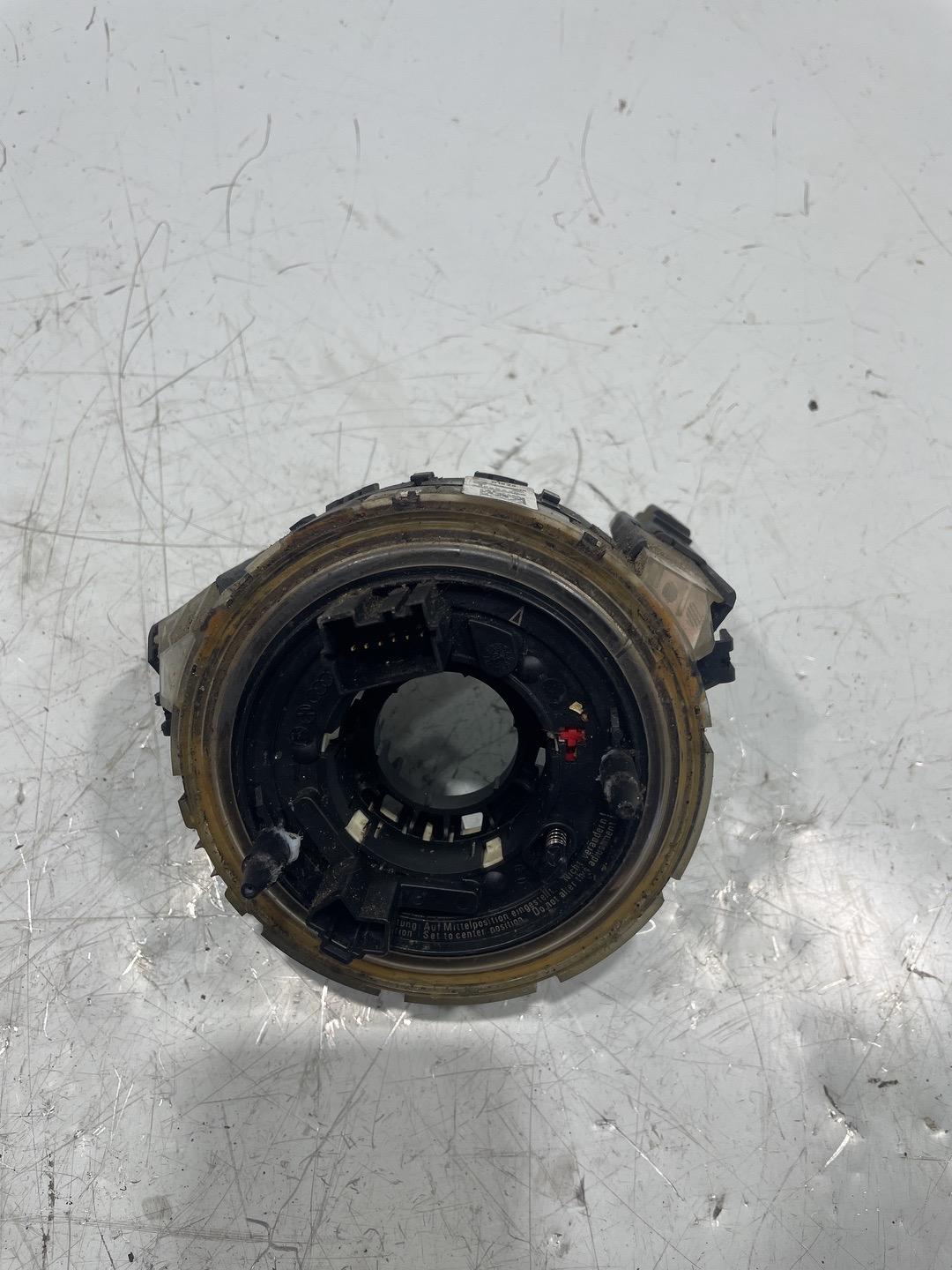 Шлейф рулевой Audi A4 B6 (2000 - 2006) 8E0953541C