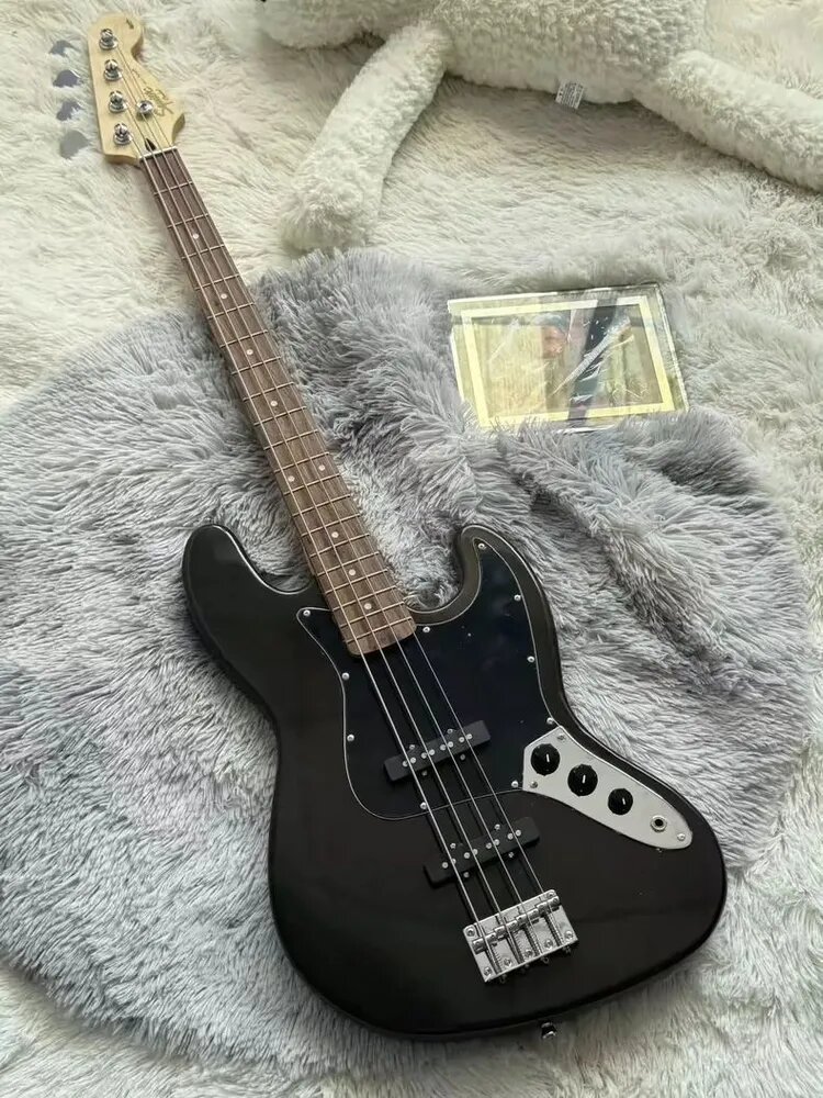 Бас-гитара Fender JAZZ BASS- 4-струнная, корпус Махагони 39"