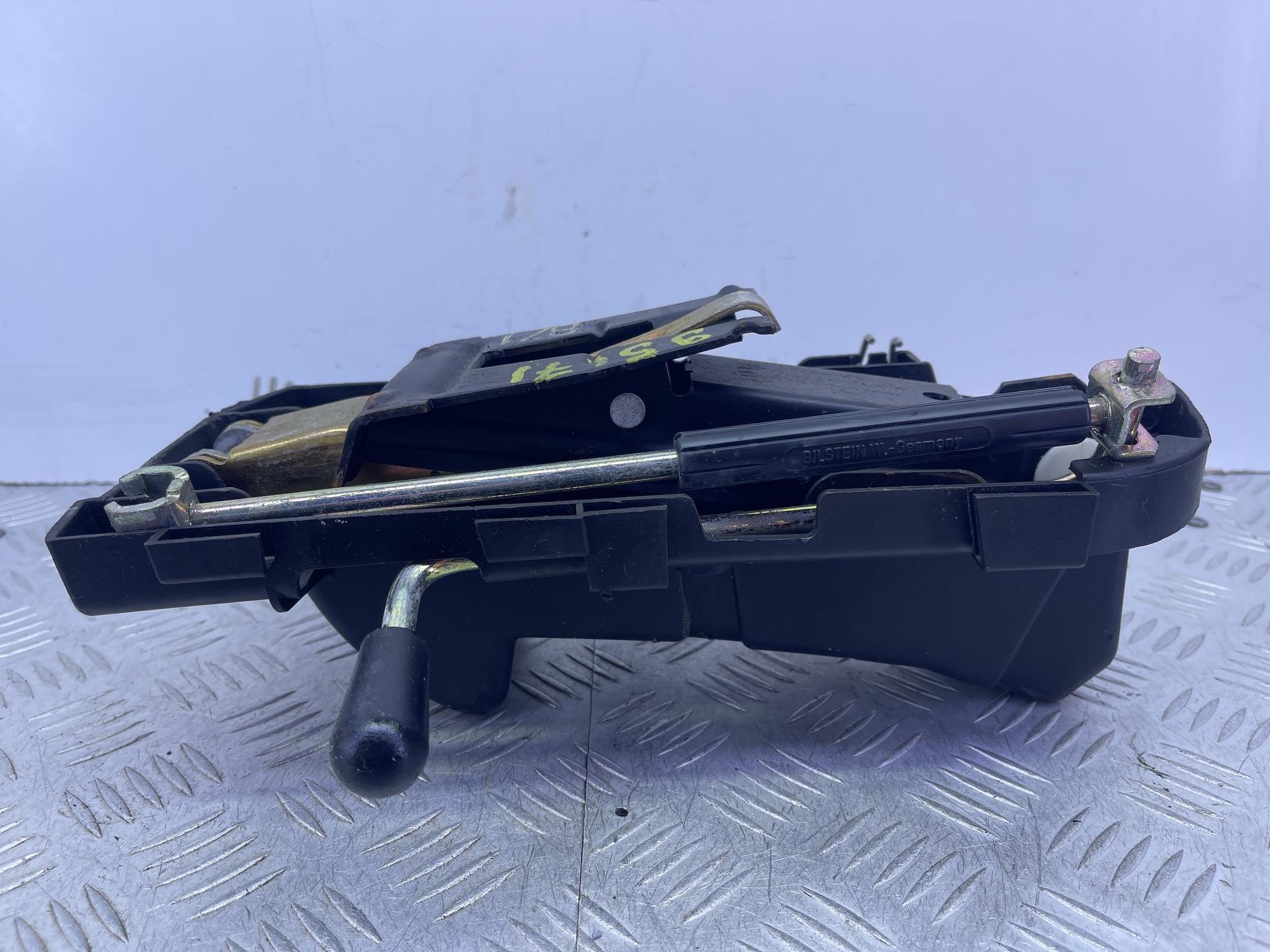 Домкрат Volkswagen Golf 3 1993 35701103