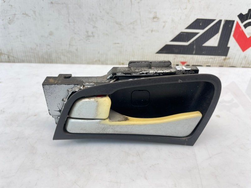 Ручка двери внутренняя Hyundai Solaris 2011 826101R000S4 RB G4FA, передняя левая (с пробегом)