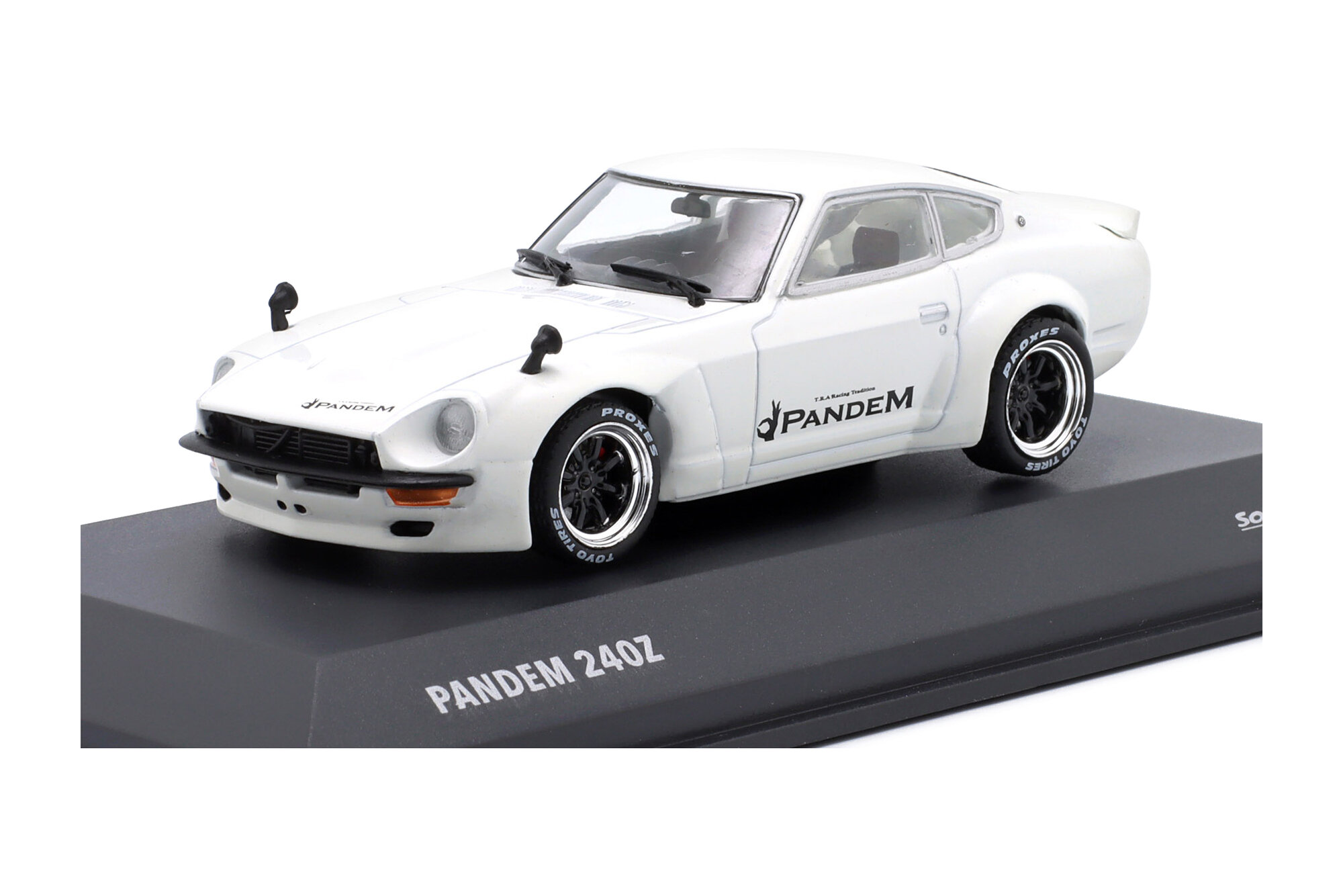 Модель коллекционная SOLIDO Datsun 240Z rocket bunny 1973 white