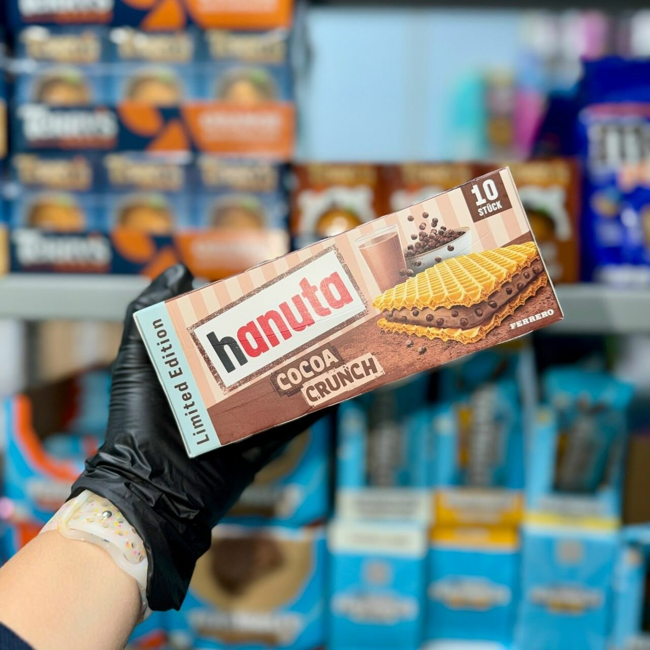 Вафли Ferrero Hanuta Cocoa Crunch Limited Edition/Ханута с какао кремом и хрустящими шариками 220 гр.
