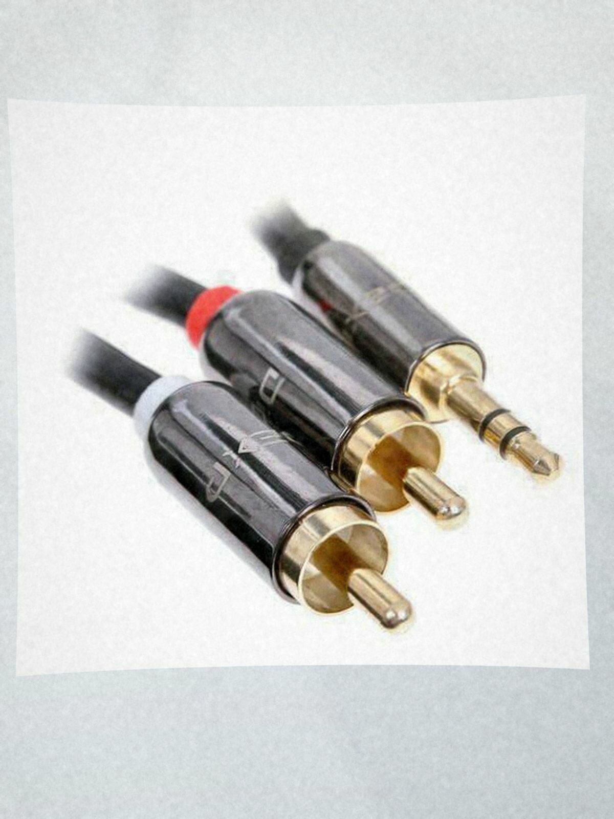 Аудиокабель, разъем jack 3.5 мм-2RCA, цвет- черный, практичный