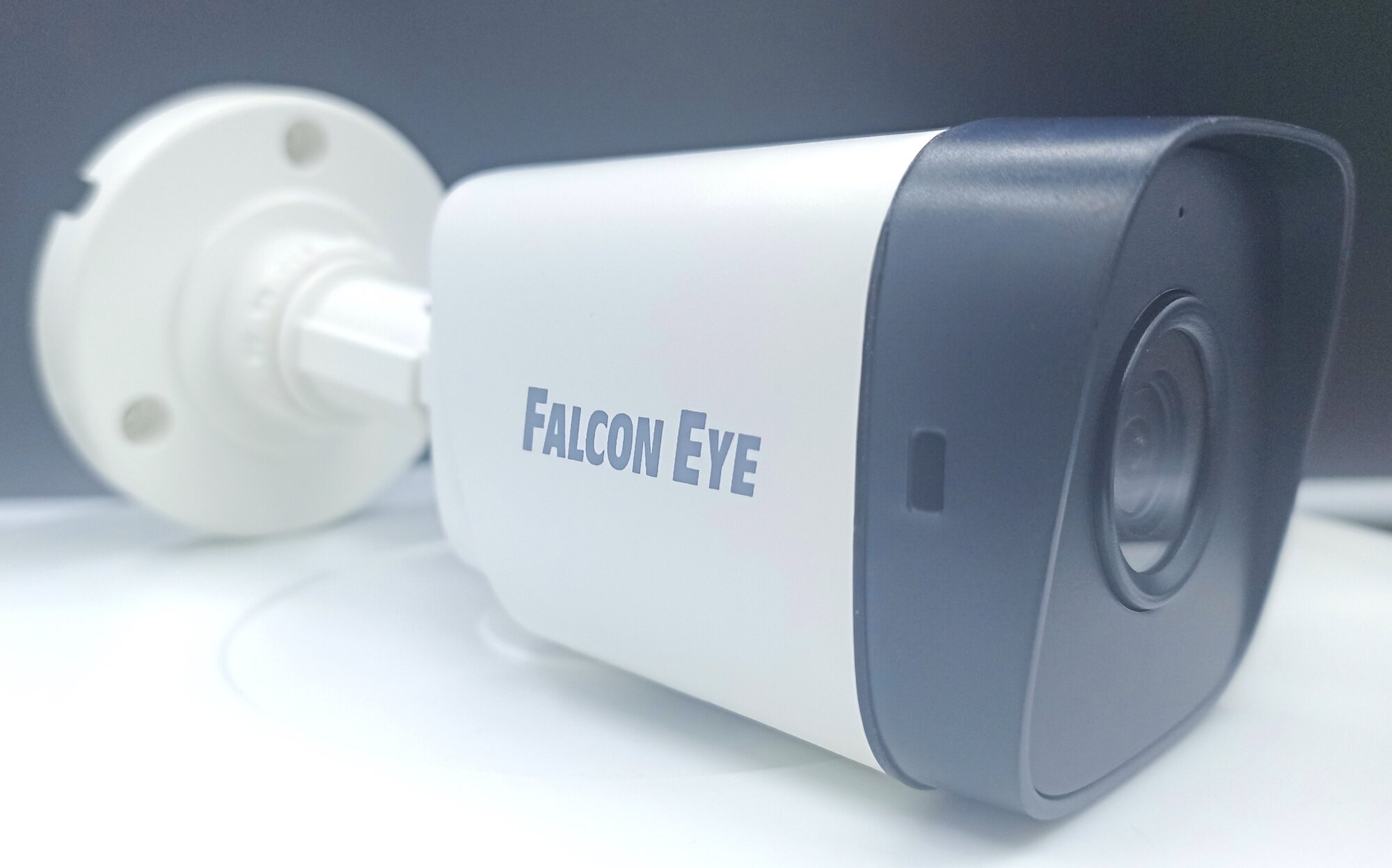 Камера видеонаблюдения аналоговая Falcon Eye FE-MHD-BP2e-20 1080p 3.6 мм