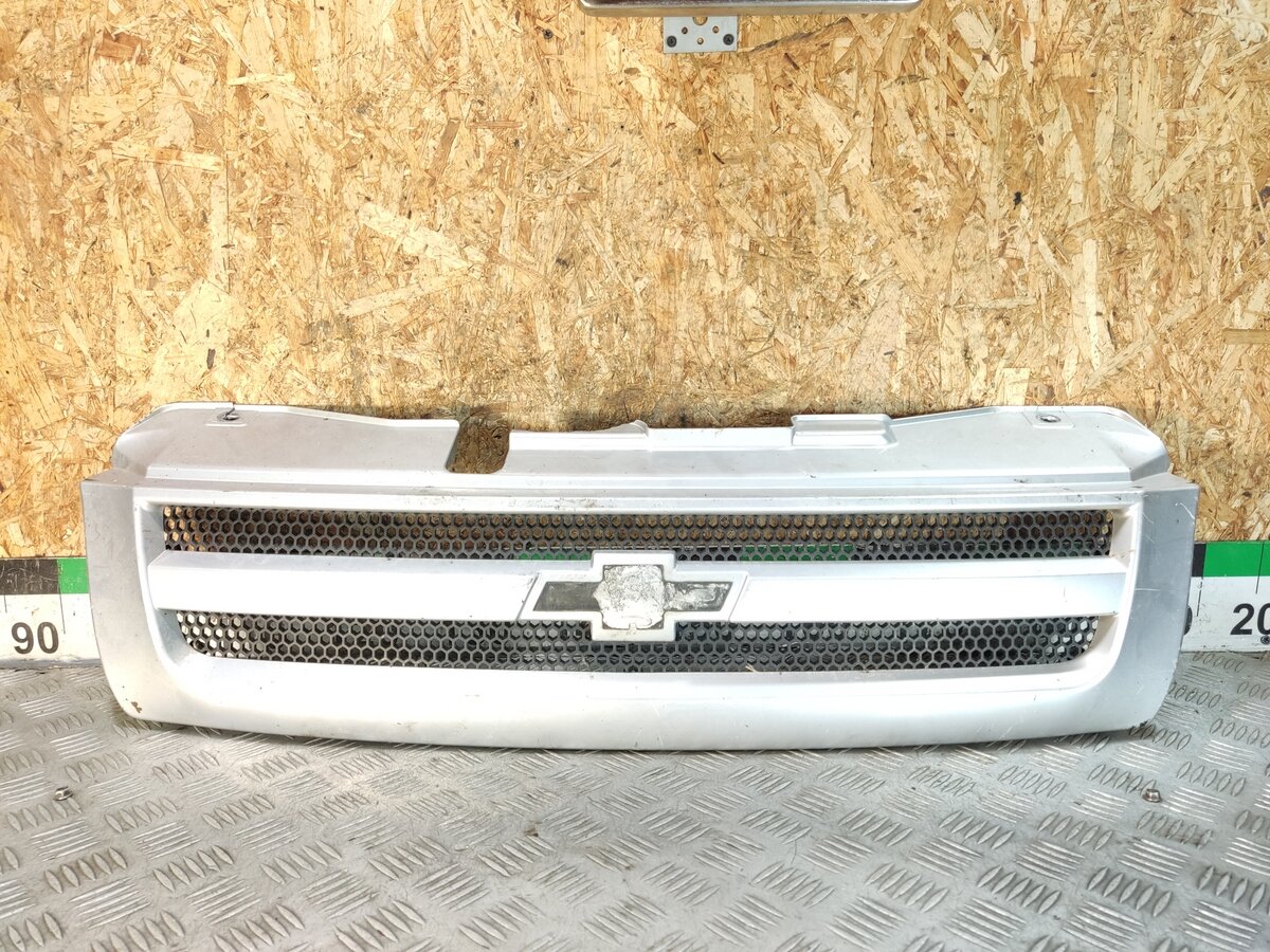 Решетка радиатора VAZ NIVA 21238401014