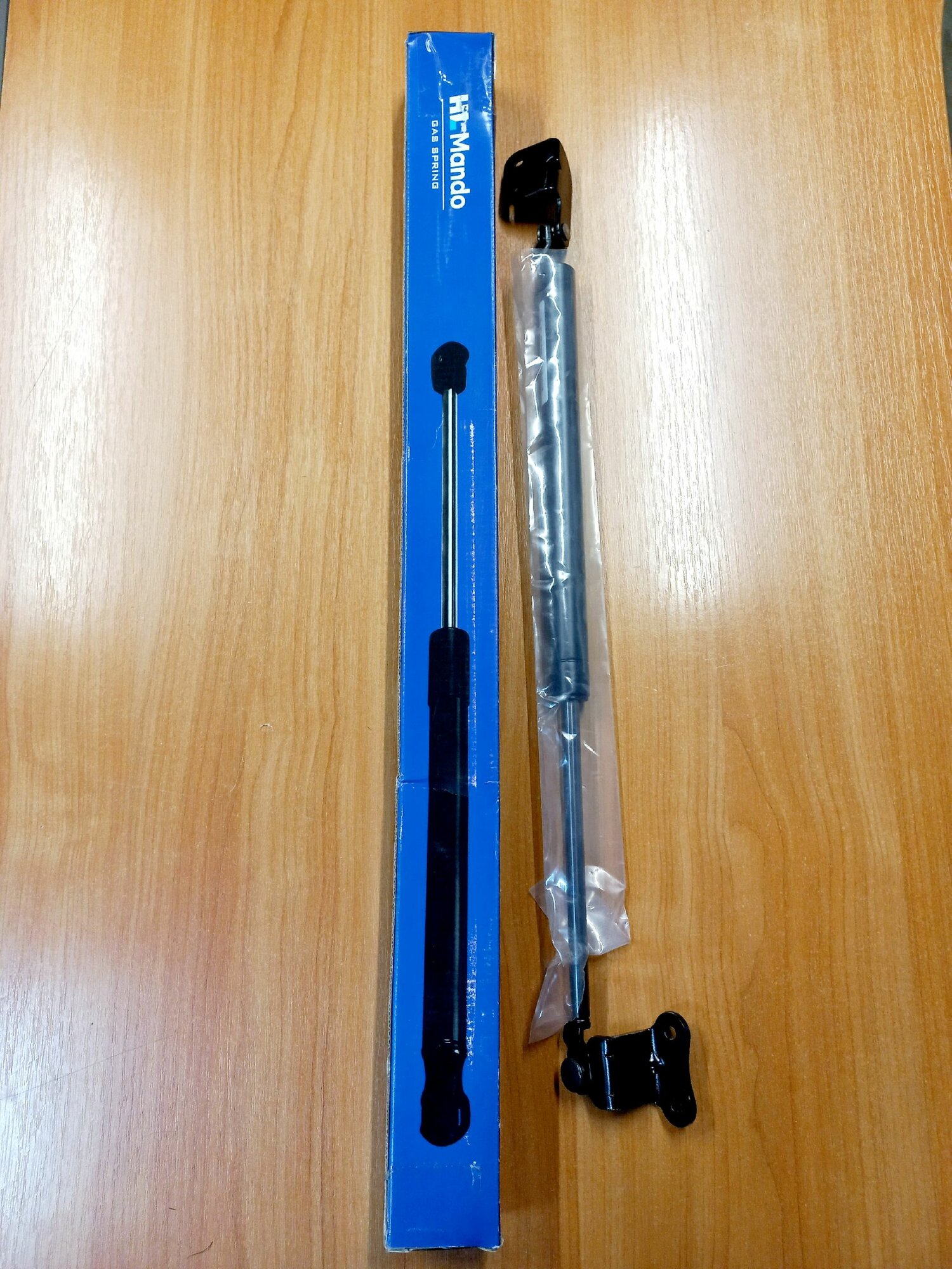 Амортизатор капота правый EGS00005K Mando для Hyundai Terracan