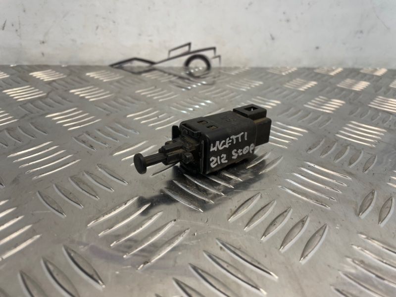 Концевик педали тормоза Chevrolet Lacetti 2008 96874570 J200 F14D3 (с пробегом)