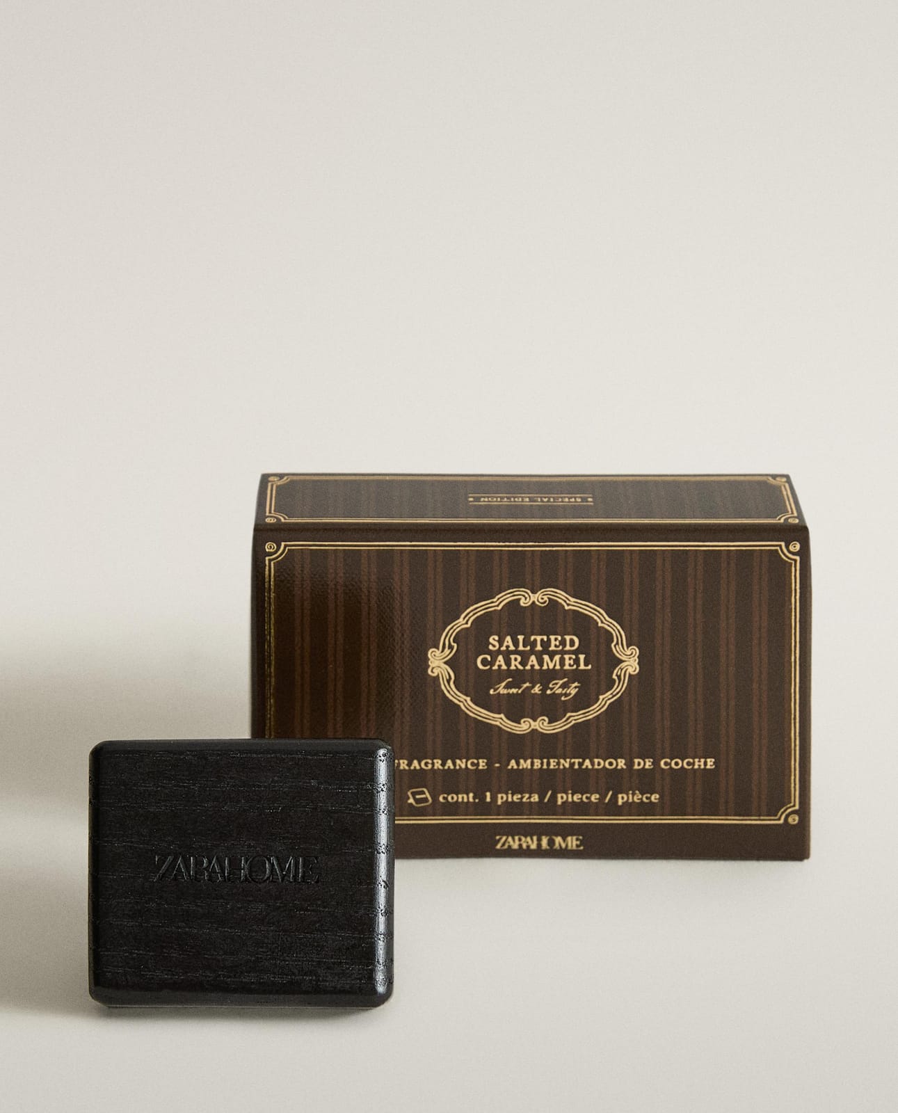 Ароматизатор автомобильный ZARA HOME Salted Caramel, кремовый, 10 x 6.5 x 2.5 см 1492/707/733-99