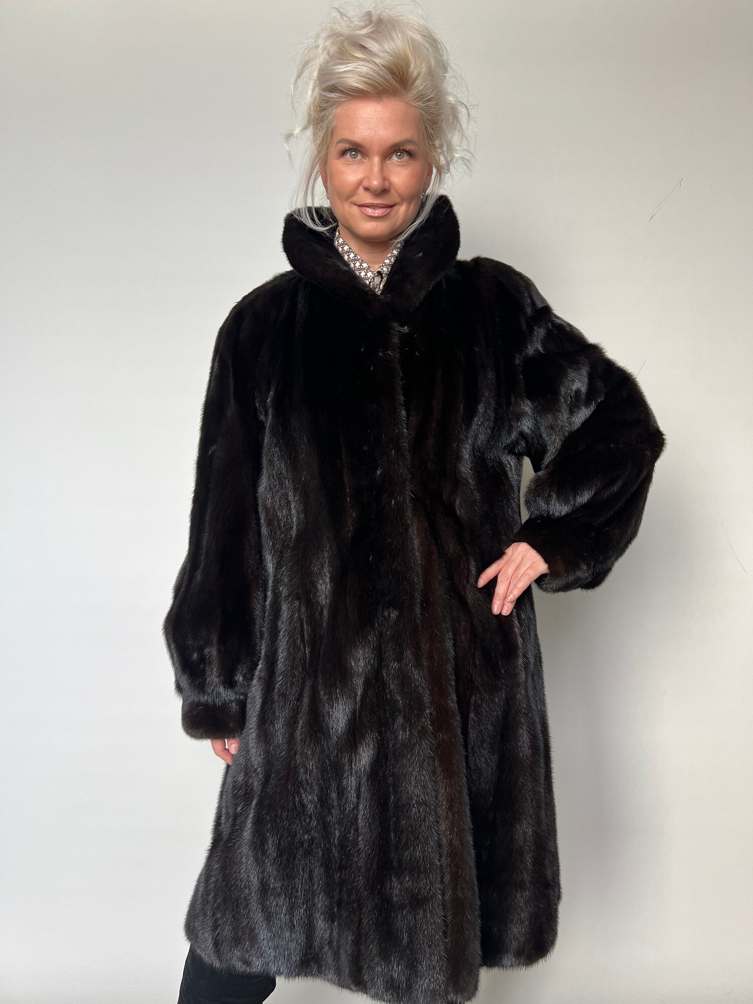 Шуба норка тм COSMOPOLITAN FUR CO дл.100 см р.48-50 /12795/
