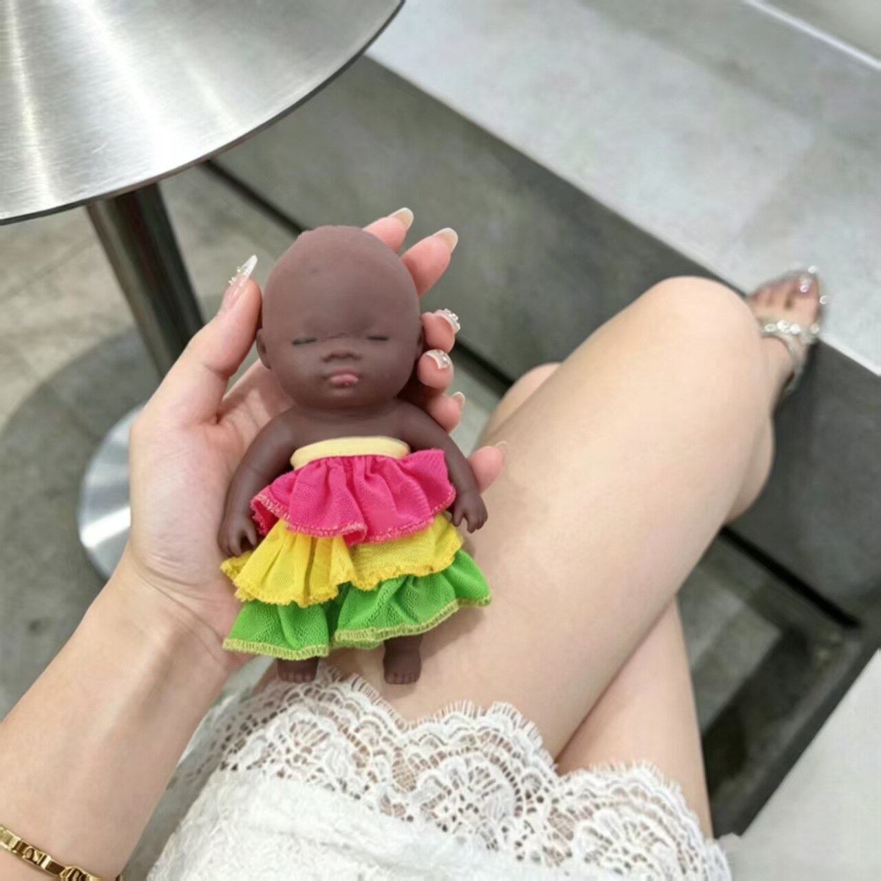 Кукла Наташа 10 см черная, кукла для смены одежды, игрушка для снятия стресса, коллекционная фигурка Стиль 25