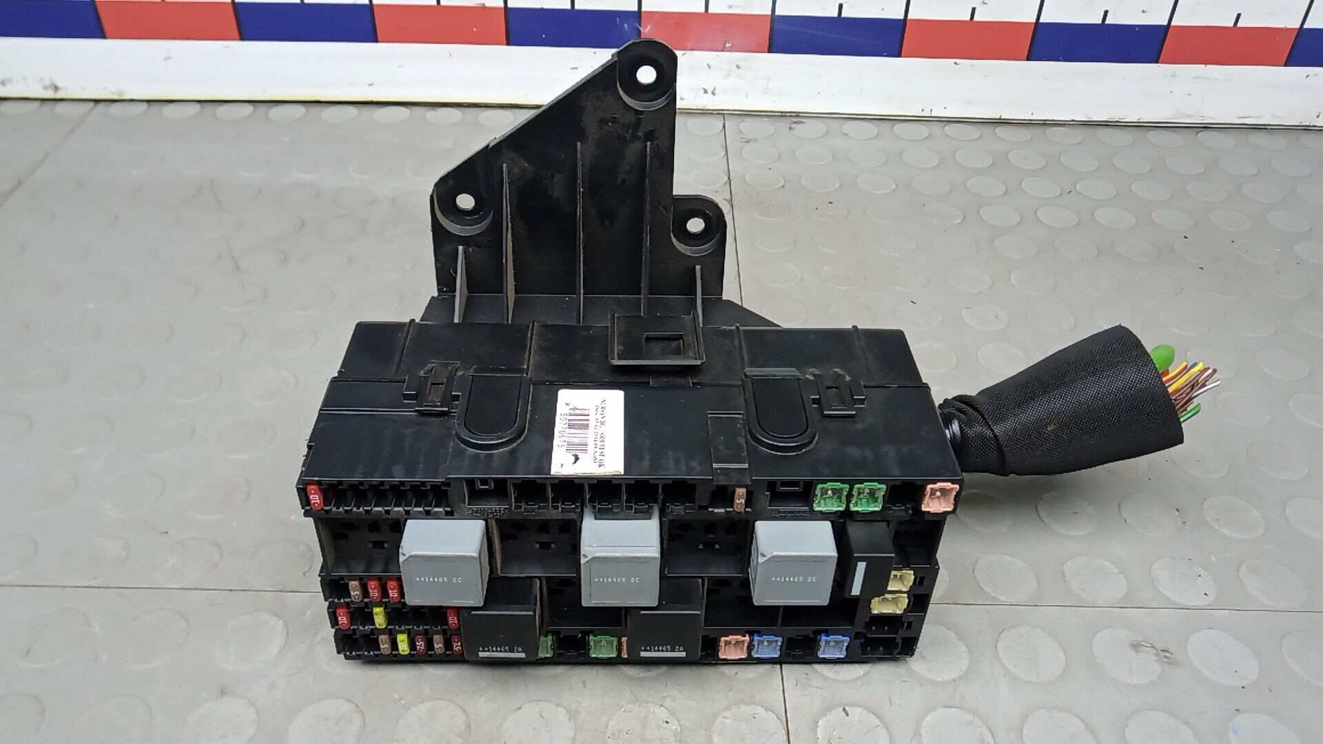 Блок предохранителей FORD TRANSIT 8, Номер bk3t14401