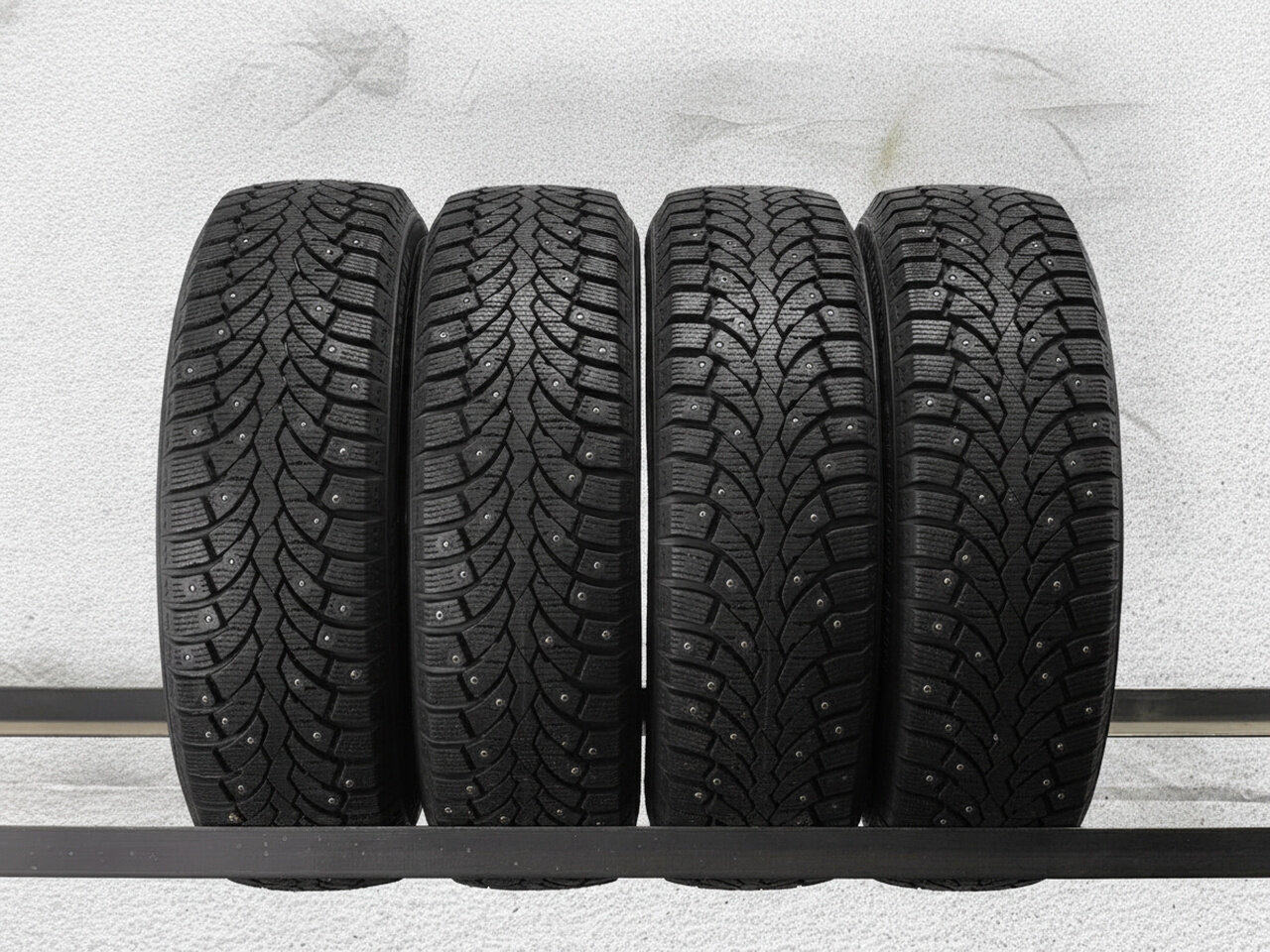 Зимние шины шипованные Formula Ice 205/65 R16 5.0% износ PT0010038 TSB051906