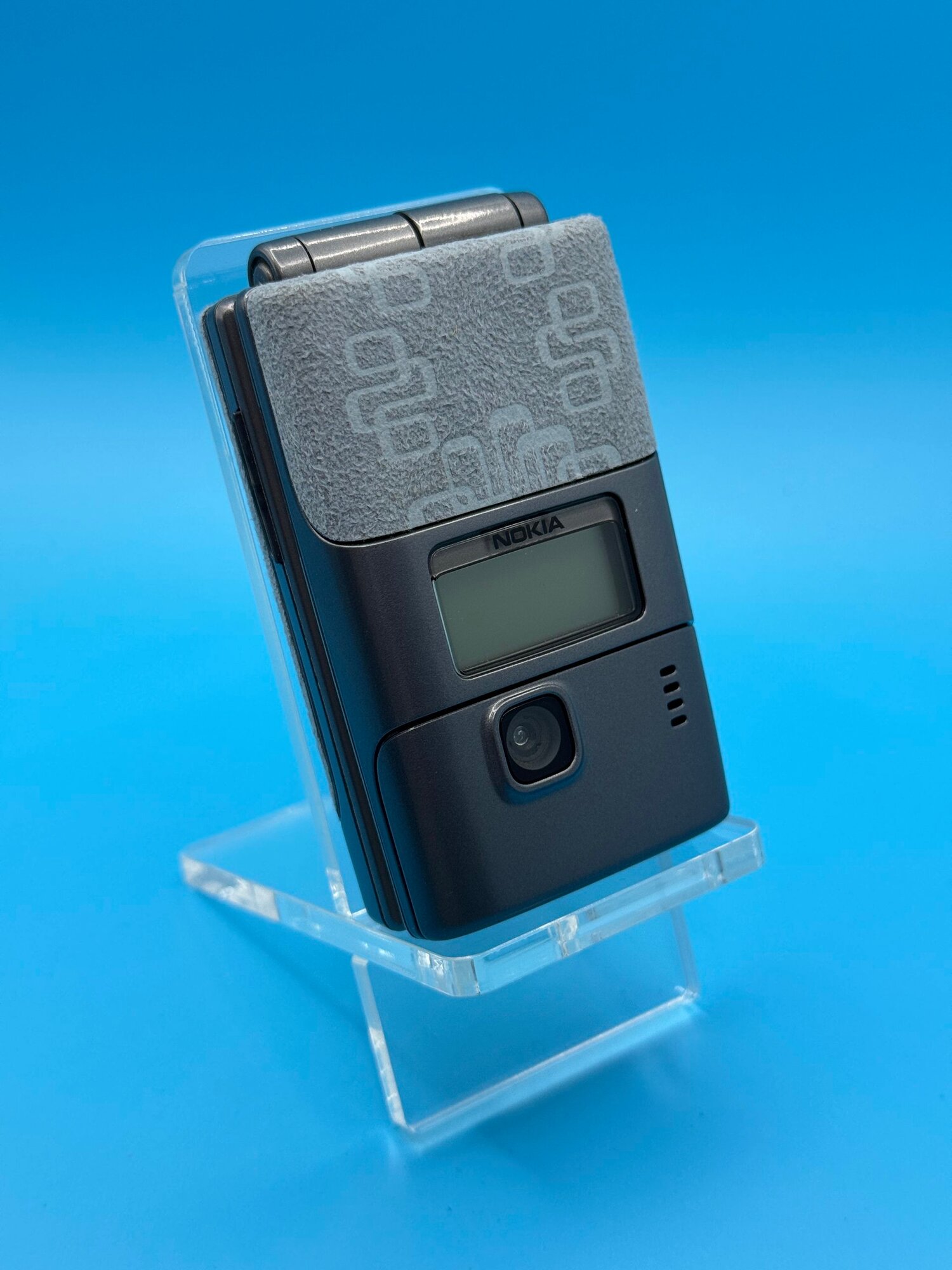 Мобильный телефон Nokia 7200