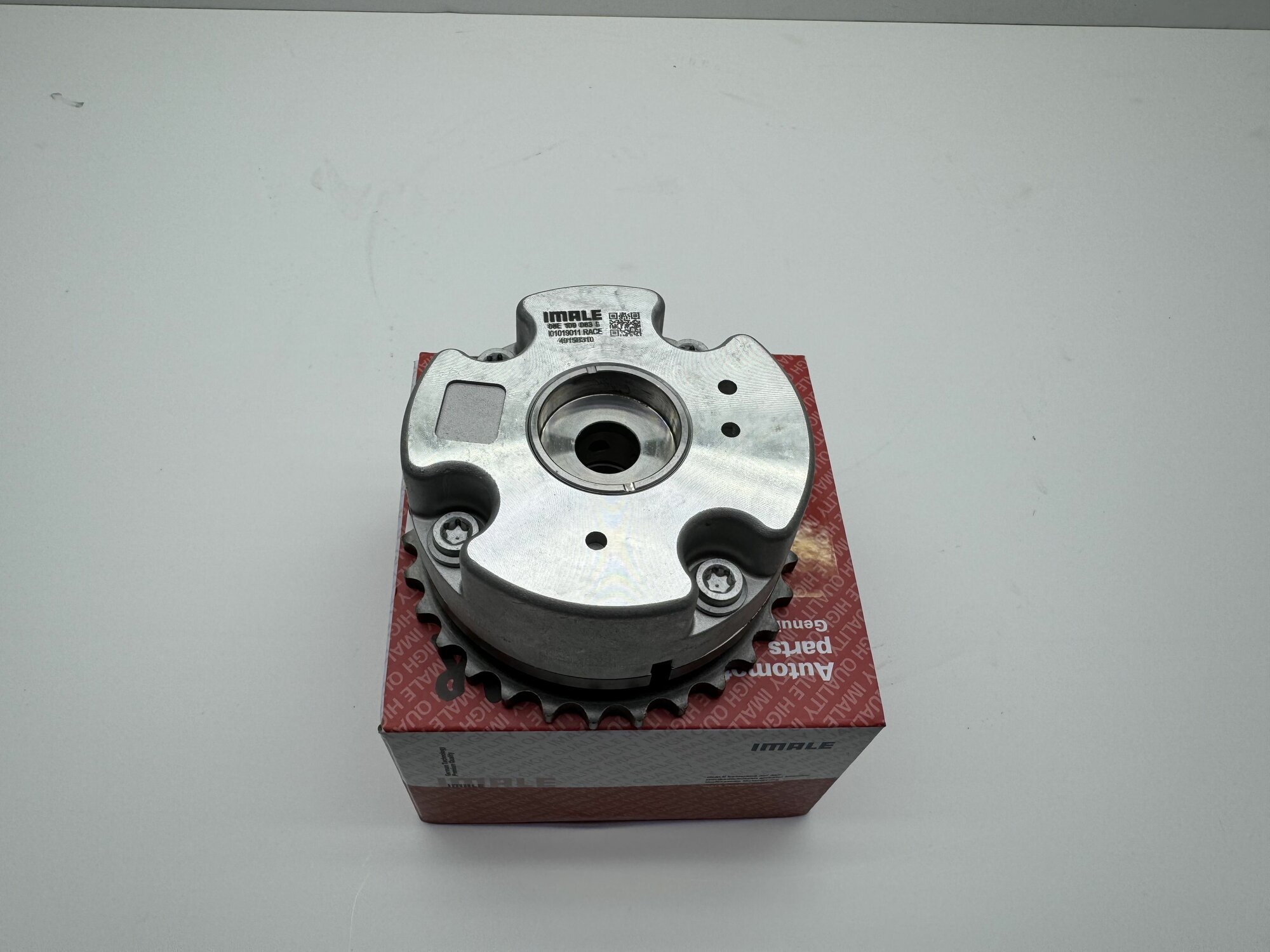 Новый фазорегулятор (впуск) VW VАG 4.2 FSI BAR IMALE/IMLENG I01019011 06E109083L