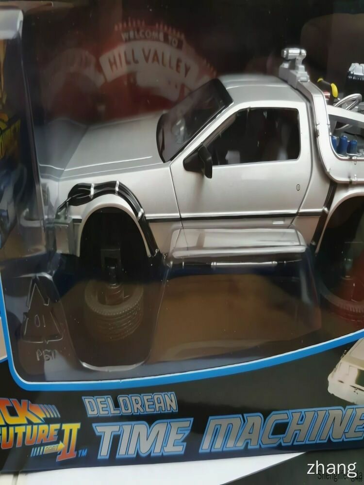 Модель DeLorean Time Machine Shenglifangda с открытыми дверями и съемными колесами 6V для детей — фото 1