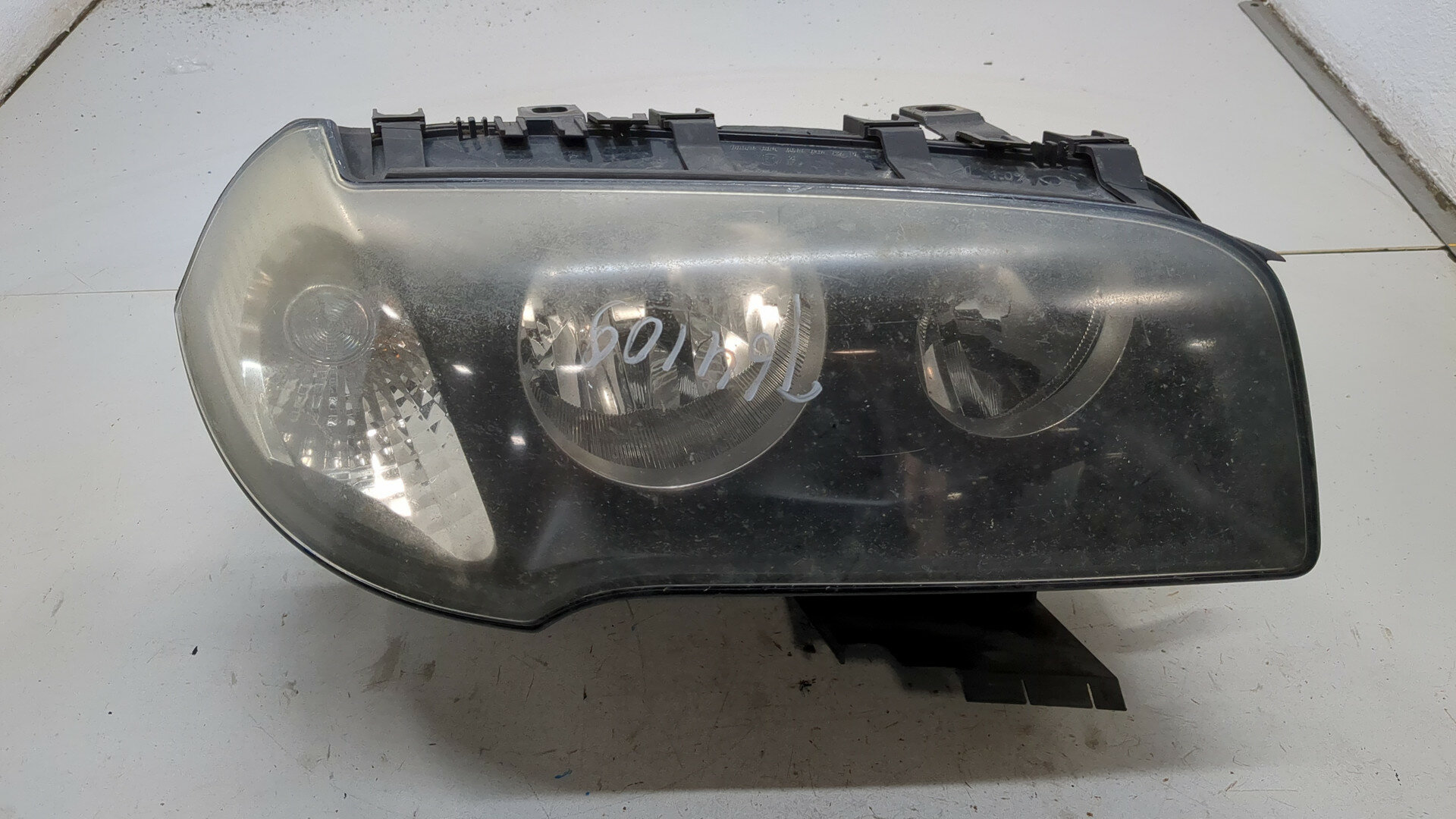 Фара (передняя) правая BMW X3 E83 Б/У