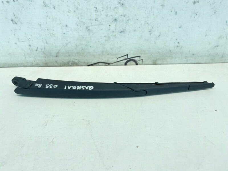 Держатель щетки стеклоочистителя Nissan Qashqai 2008 28781JD00A J10 MR20DE, задний (с пробегом)