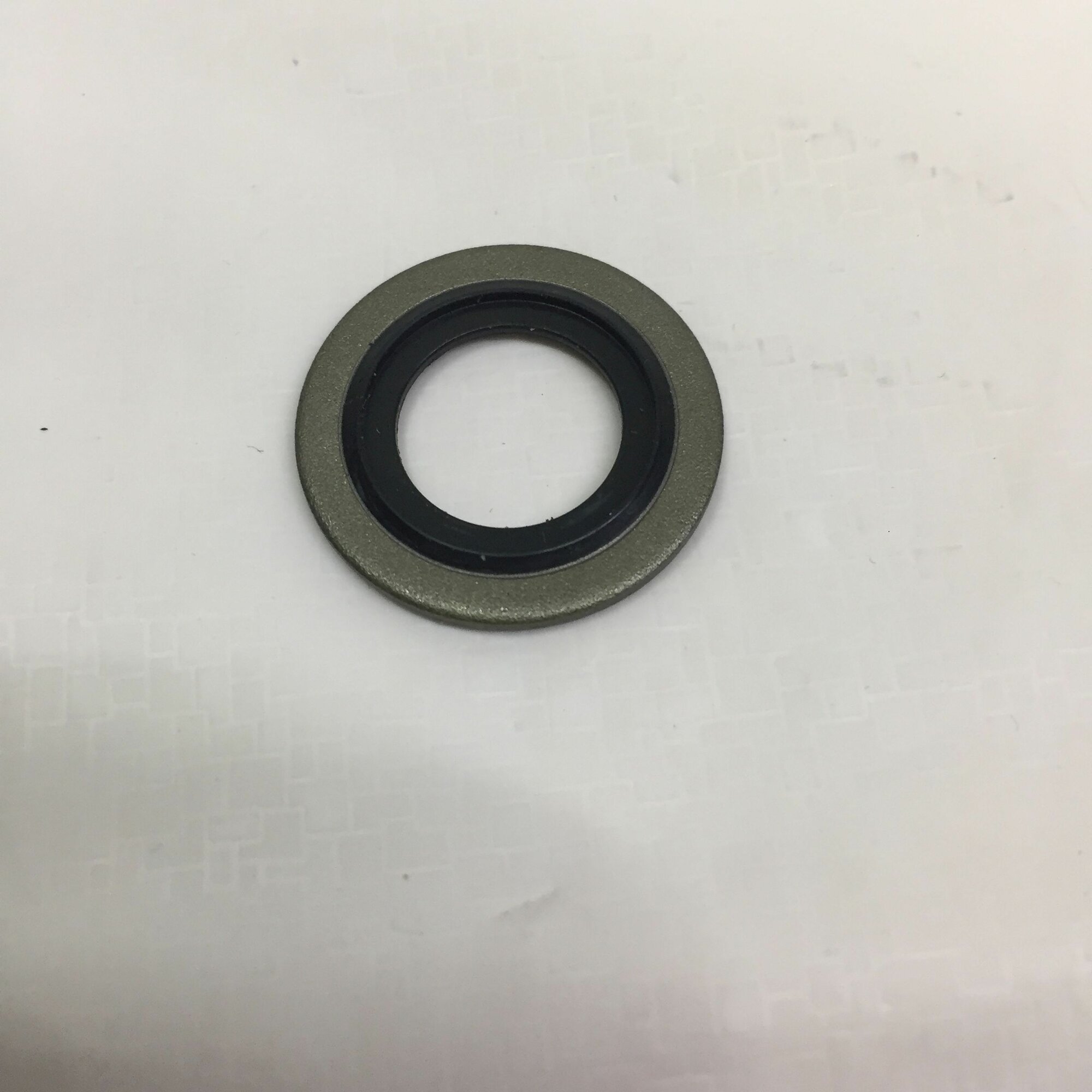 Прокладка сливной пробки поддона двигателя 8200641648 LADA Largus Vesta X-RAY RENAULT Duster OEM 110265505R