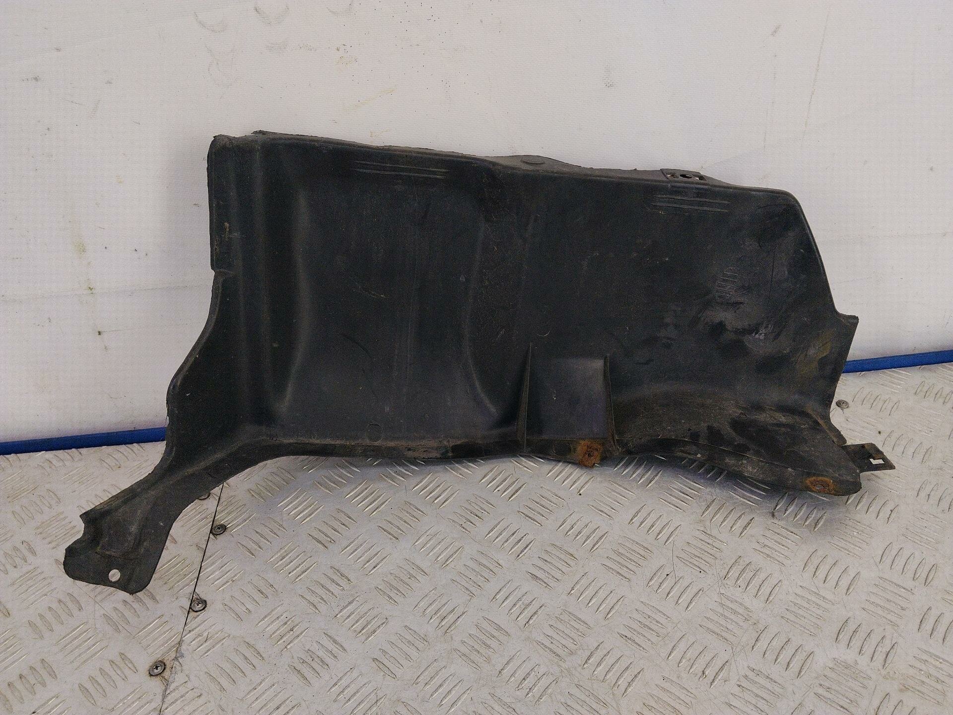 Защита двигателя Volkswagen Golf 5 (2003 - 2009) 1J0825245E