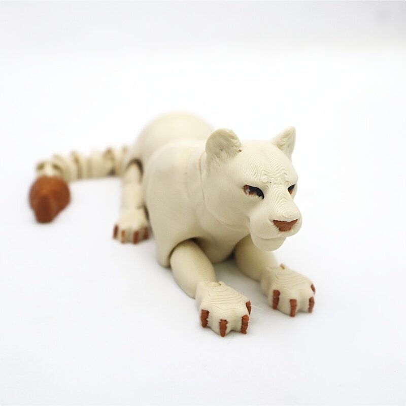 3D-печатная реалистичная подвижная фигурка львицы