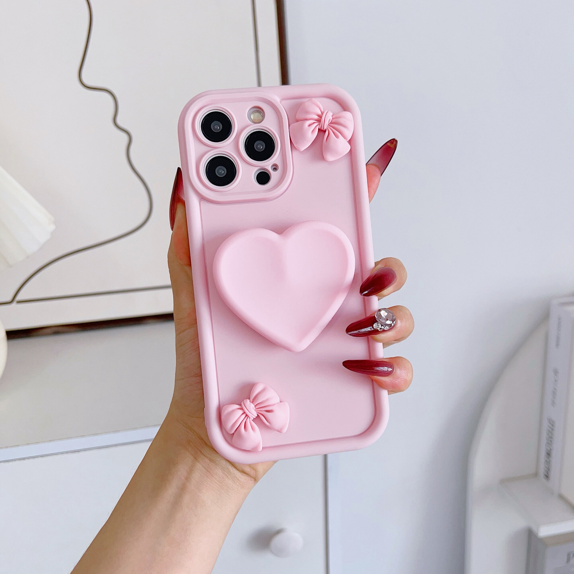 Мягкий матовый чехол для iPhone 11 розового цвета с 3D дизайном в виде сердца и бабочки