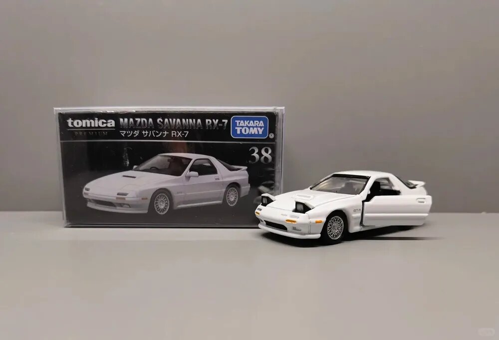 Машинка модель TAKARA TOMY Tomica 1:64 Black Box Mazda RX-7 alloy car model