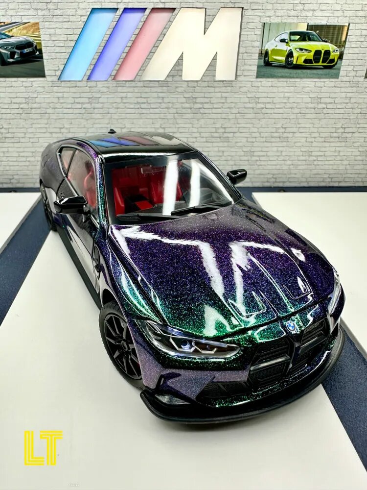 Металлическая модель BMW M4 1:24 с подсветкой