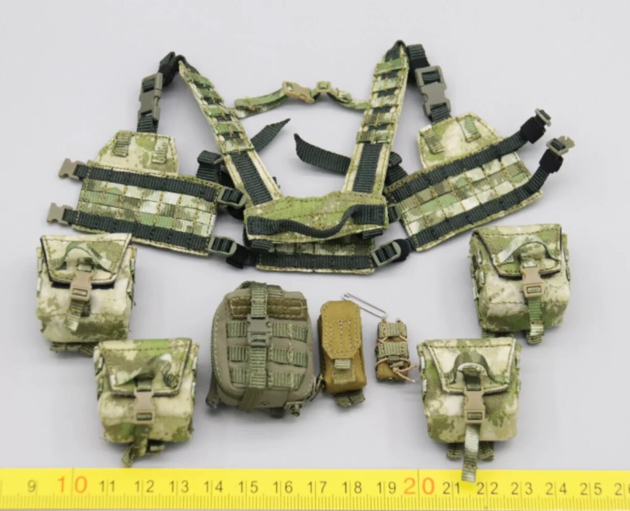Аксессуары для солдатиков ES 26075C EASY&SIMPLE 1/6 chest hanging set