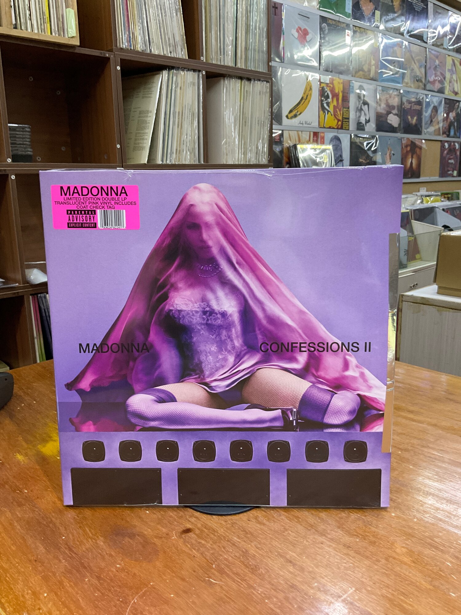 Madonna - Confessions II (2xLP - Limited Extended Edition - Gatefold - Trasnlucent Pink + Poster)，. Серия "The Prayer" Мадонны, Том 2, двойной LP-диск, лимитированное специальное издание, розовый прозрачный винил, в комплекте с большим постером.