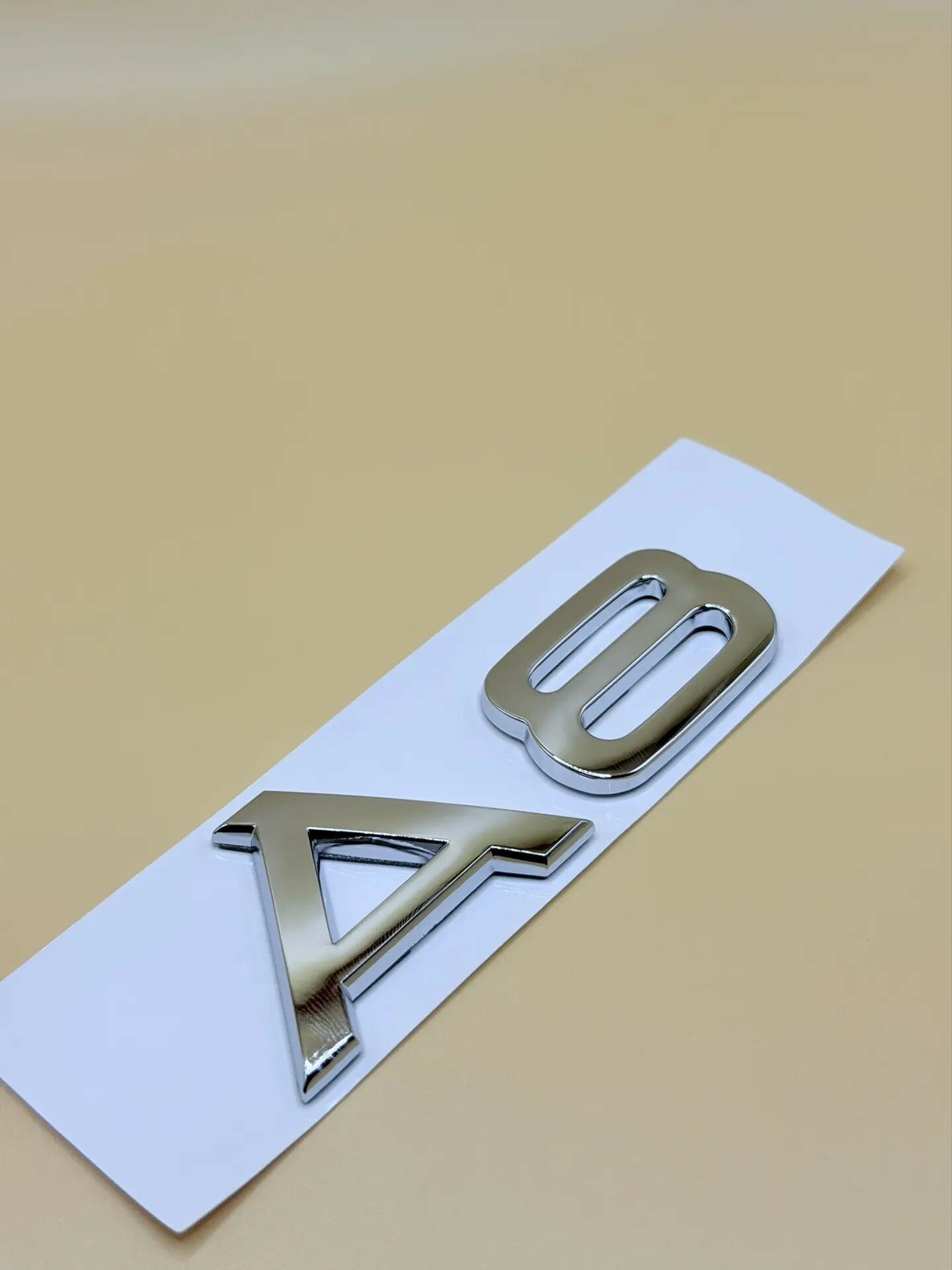 Шильдик Наклейка Эмблема Audi A8 Хром