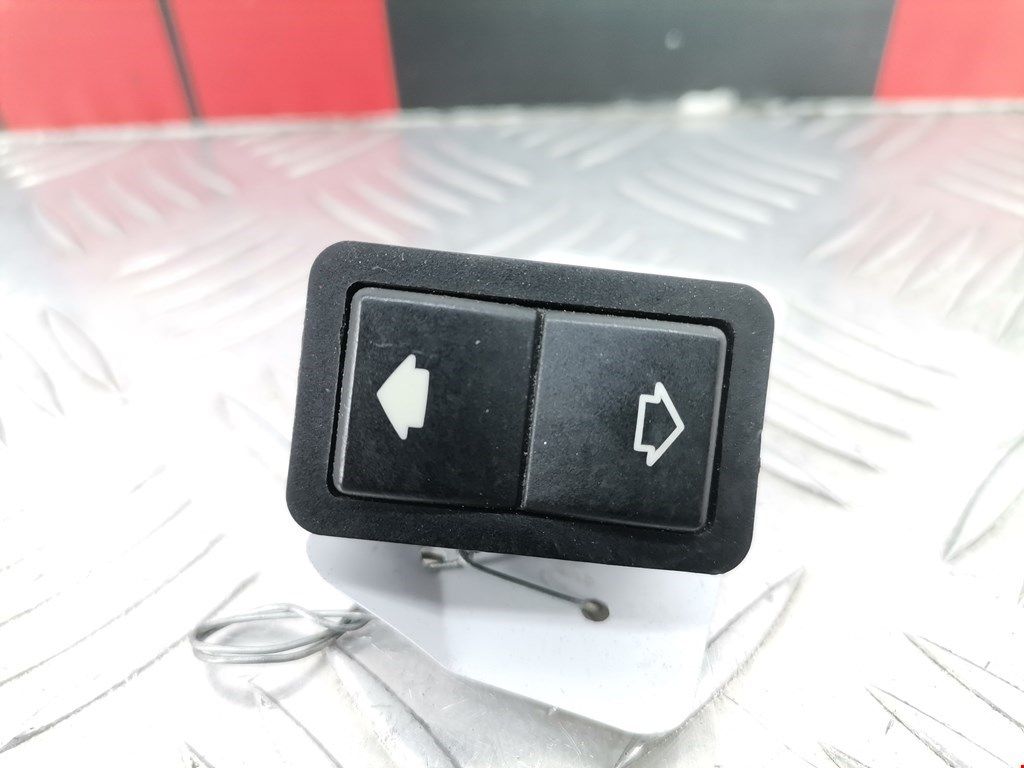 Кнопка стеклоподъемника / 1767127 8368974 61318368974 для BMW 5-Series (E39) (с пробегом)