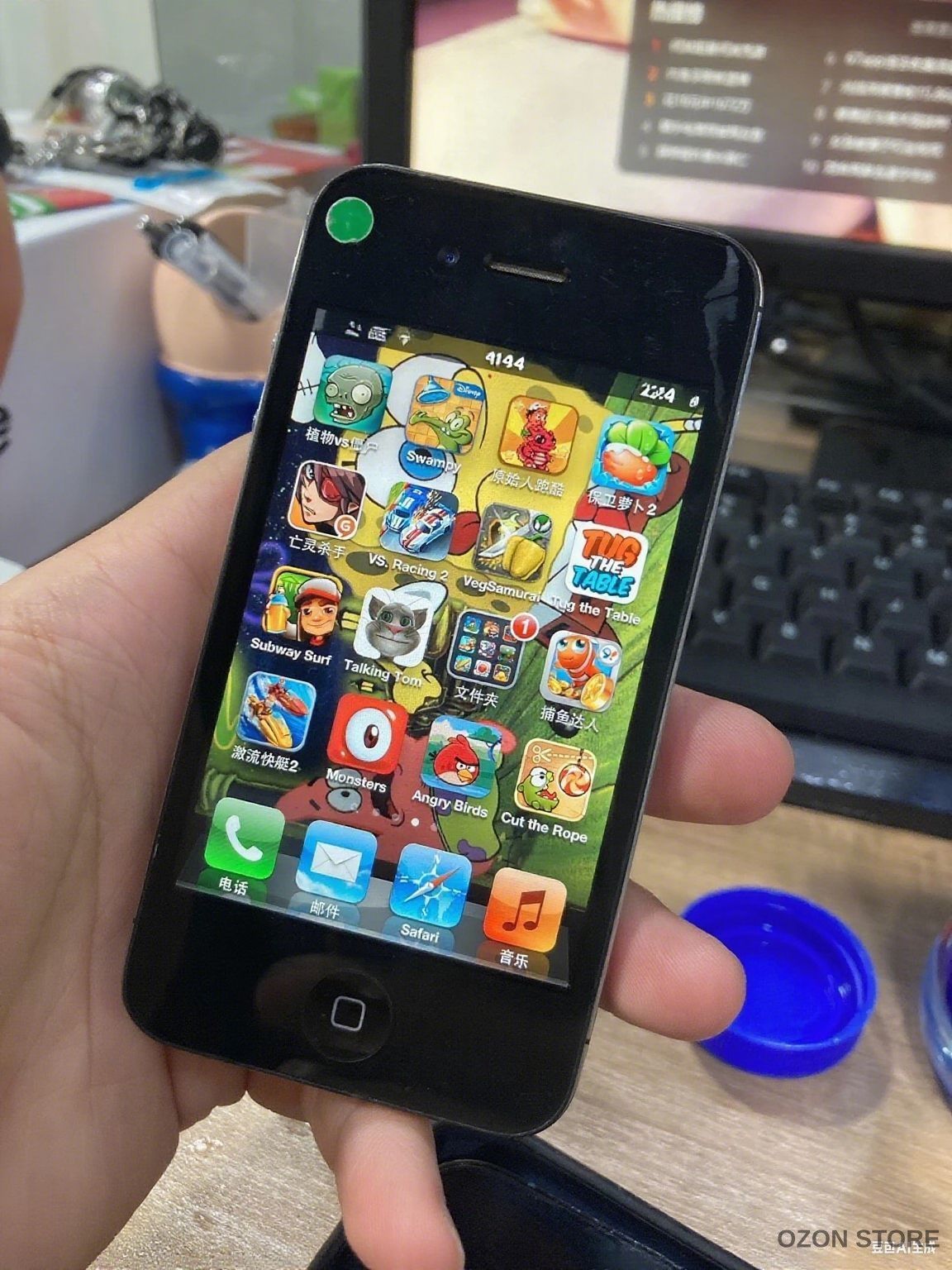 Мобильный телефон 4S 8ГБ- Игровые телефоны Много классических игр, разноцветный