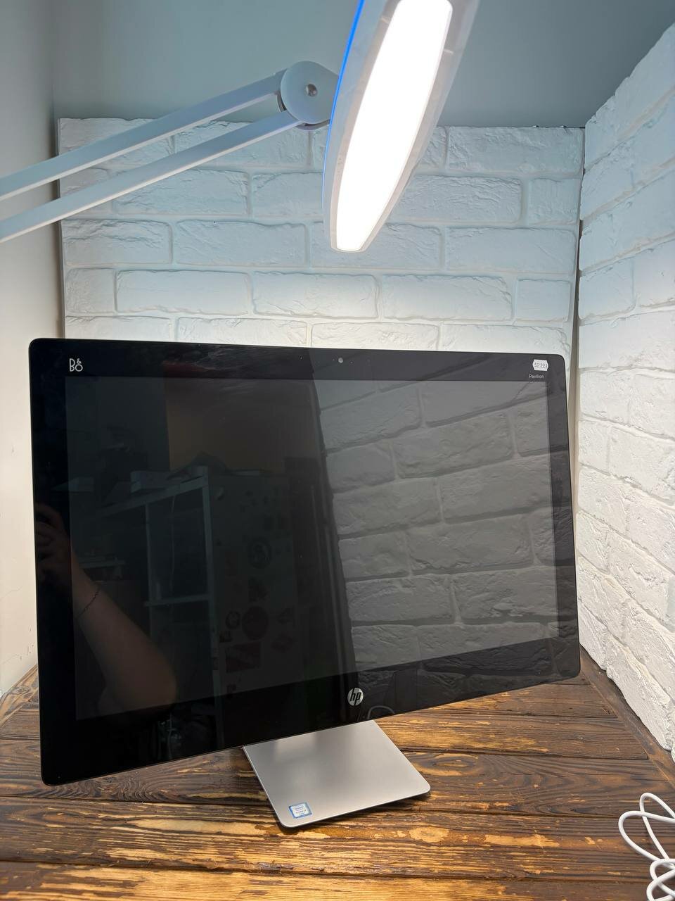 Моноблок HP Pavilion 23-q211ur V2F88EA [MultiTouch FHD] Intel COre i7-6700T 2.80Ghz, 8 гб Ram DDR3, 1000 гб HDD, Intel HD Graphics 530), серебристый/черный, win10