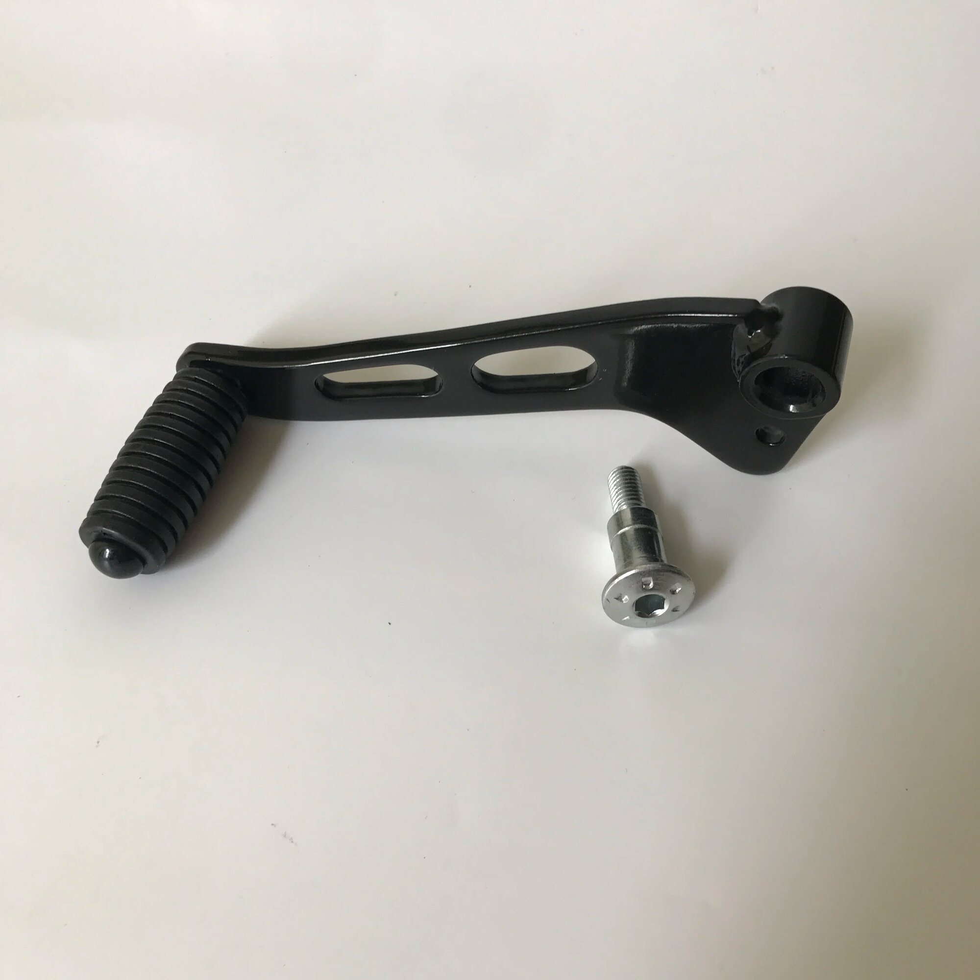 Переключатель передач черного цвета Benelli Leoncino 250/500