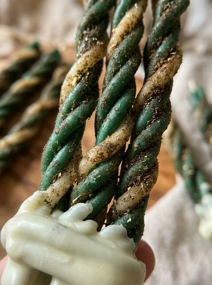 Свеча денежный алтарь — фото 1