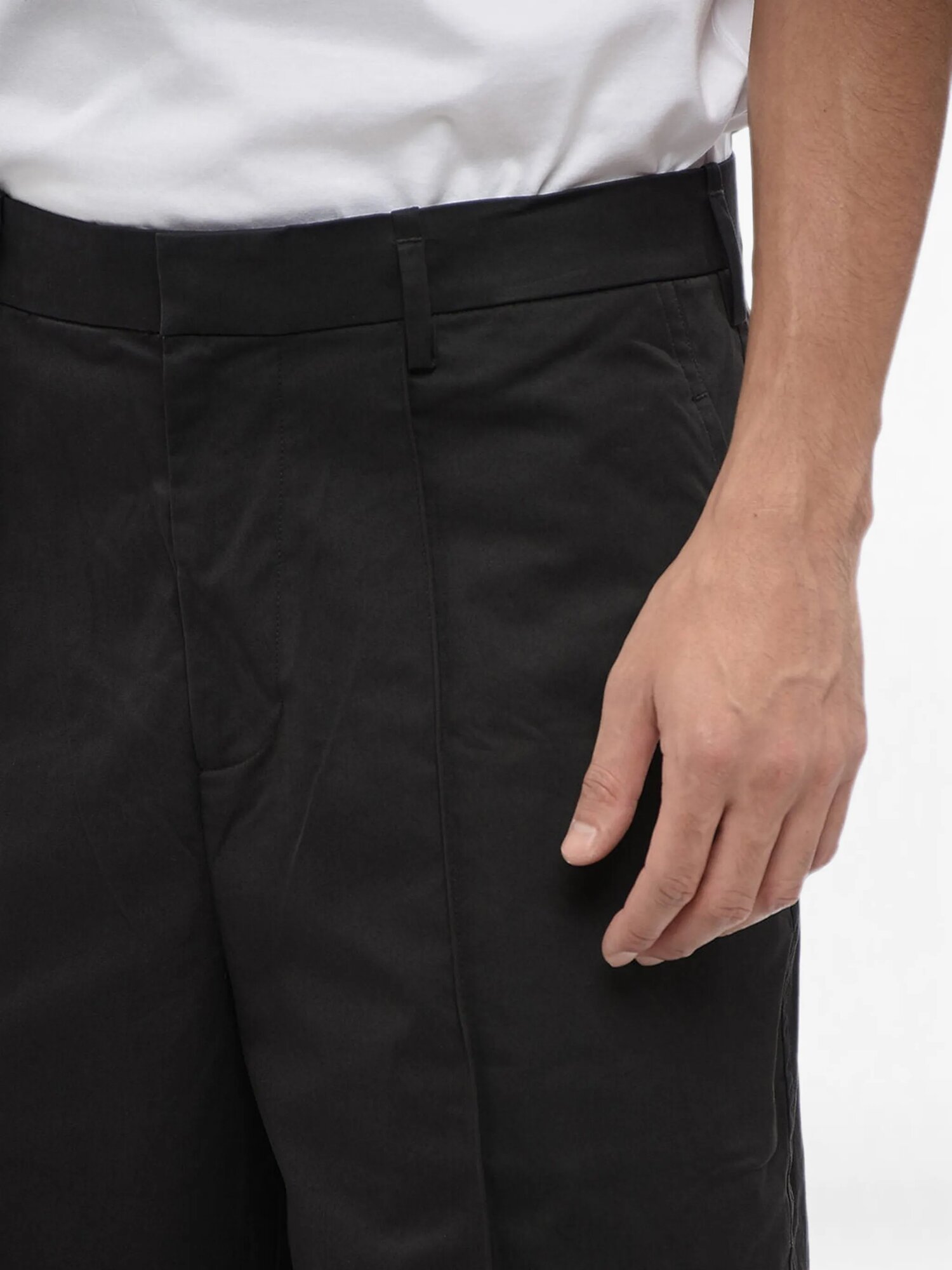 Шорты Neil Barrett Multi-pocket cotton-blend cargo shorts, размер 48 — фото 1